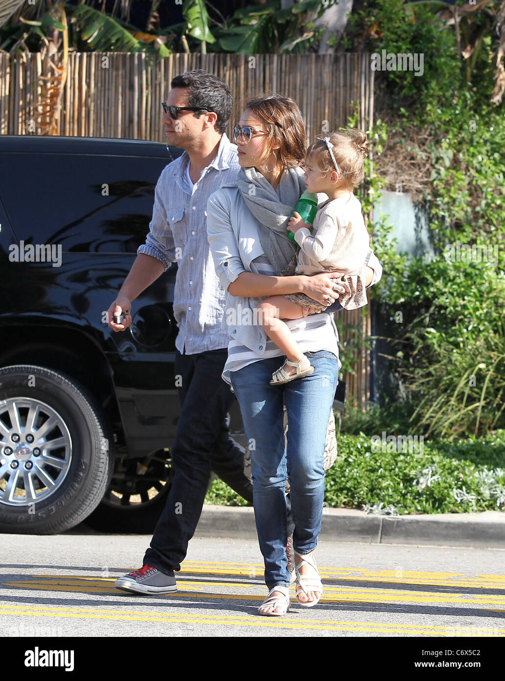 10 jessica alba cash warren 10 usa hi-res stock photography and images ...