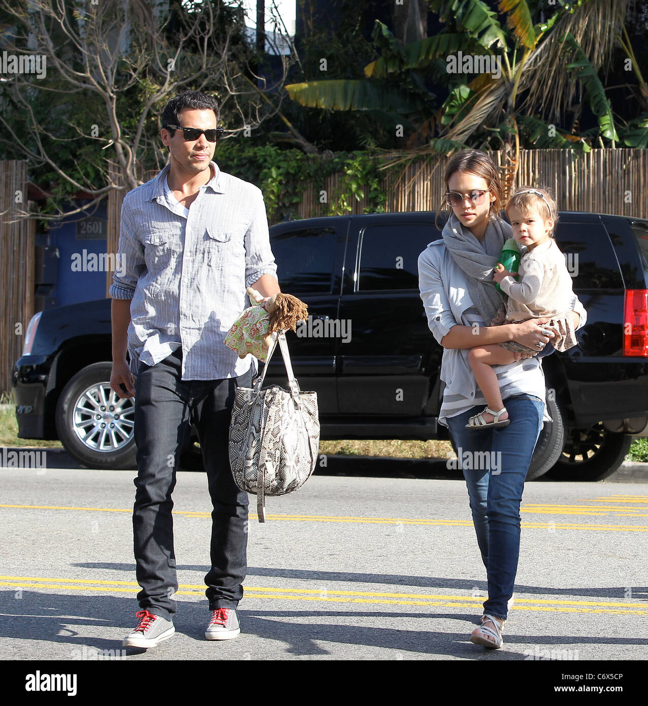 10 jessica alba cash warren 10 usa hi-res stock photography and images ...