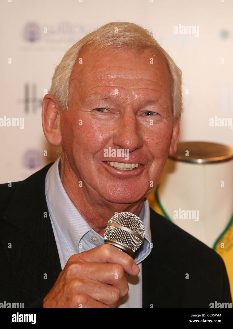 Bob Wilson Launch of 'Football Auction' for the Willow Foundation at ...