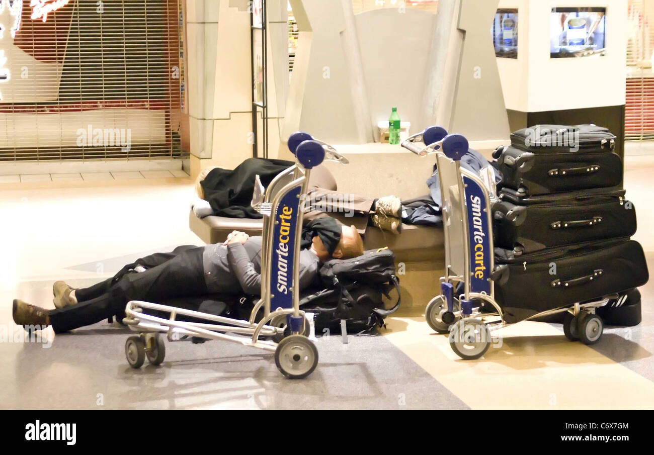 Several hundred airline passengers are stranded in Terminal 4 at JFK ...