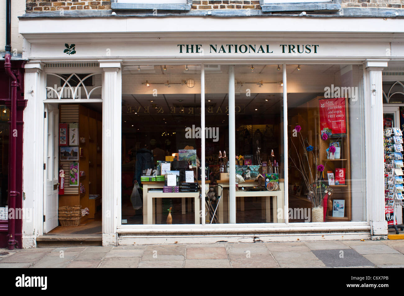 'The National Trust' Shop Entrance Canterbury Stock Photo - Alamy