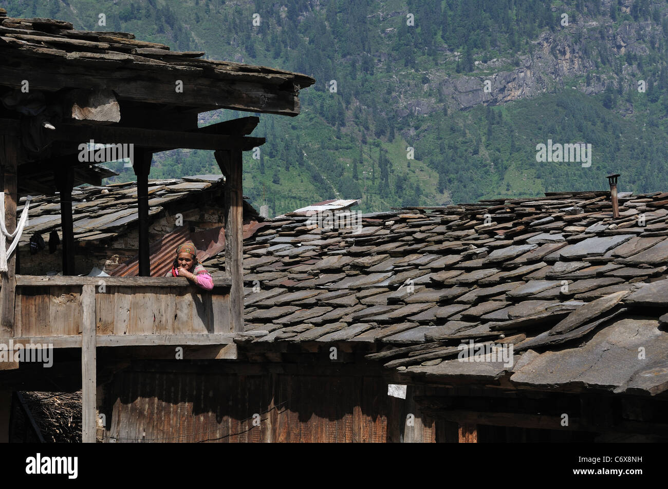 View of the old village in Old Manali Stock Photo - Alamy