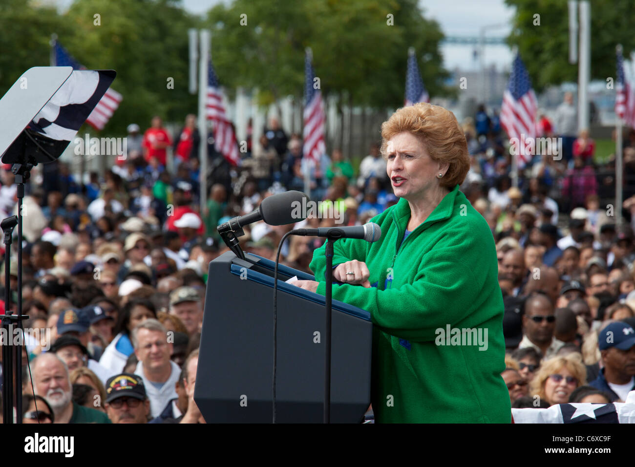 Senator debbie stabenow hi-res stock photography and images - Alamy