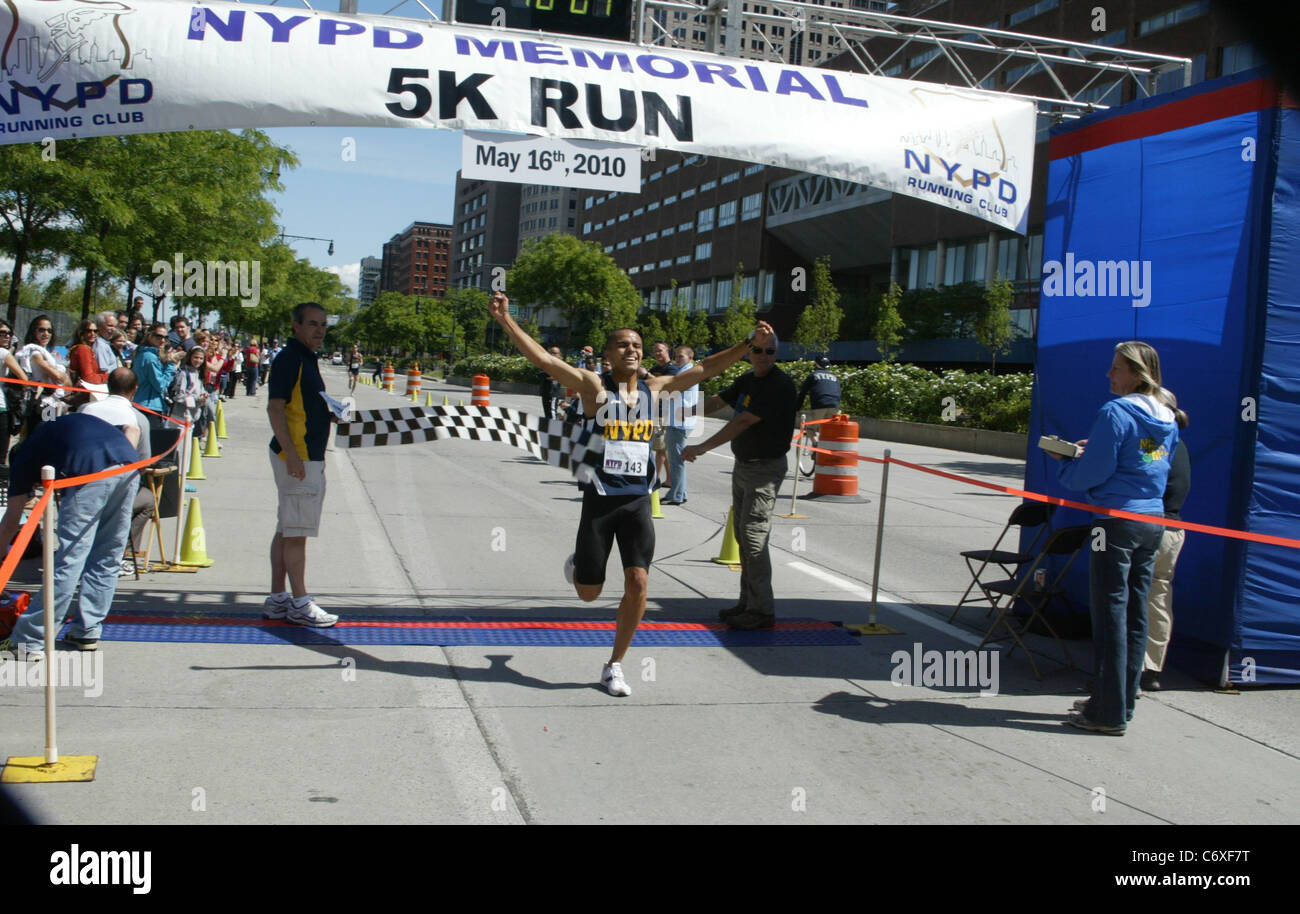 Finish Line The New York City Police Department Running Club's annual ...