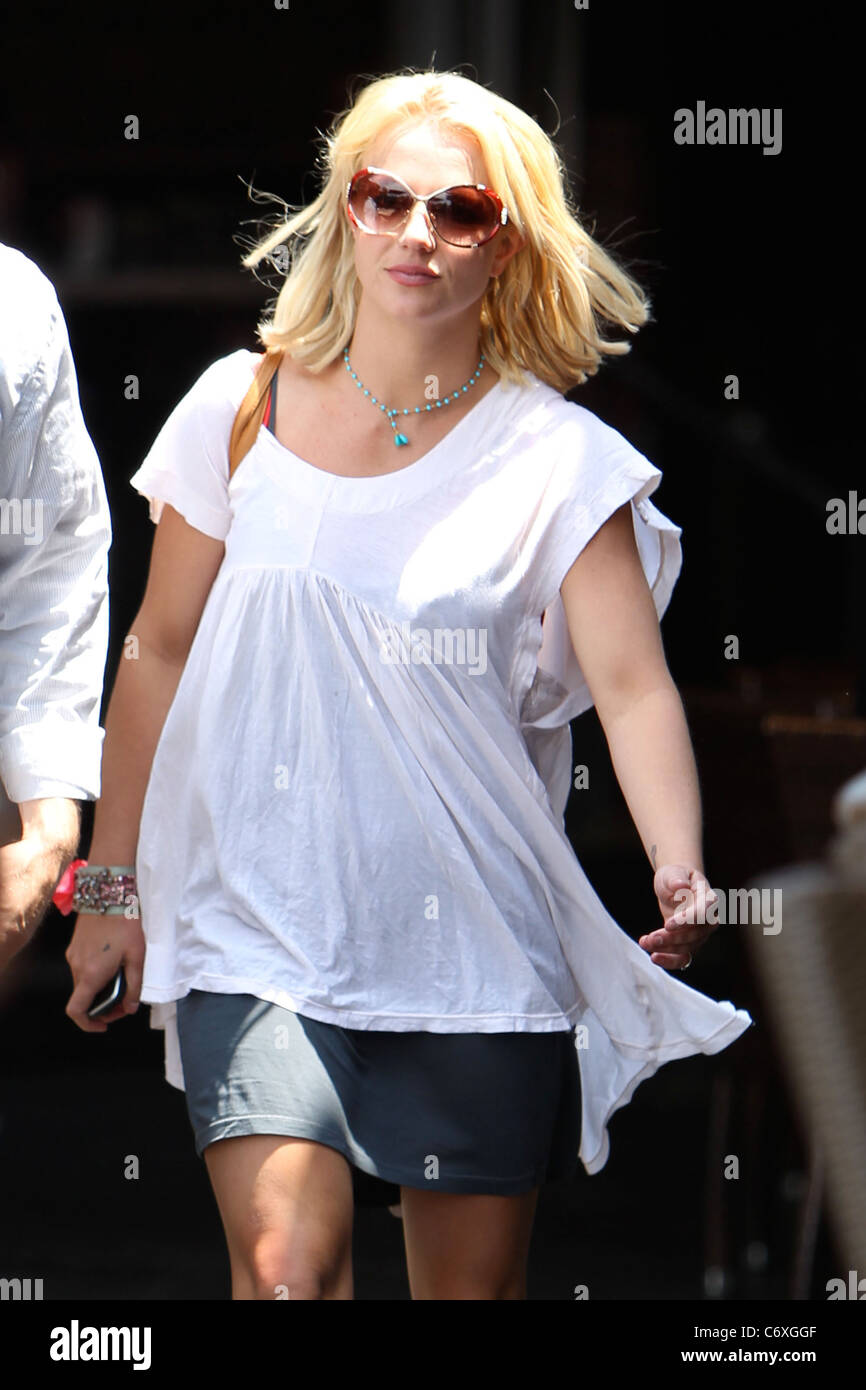 Britney spears with bodyguard hi-res stock photography and images - Alamy