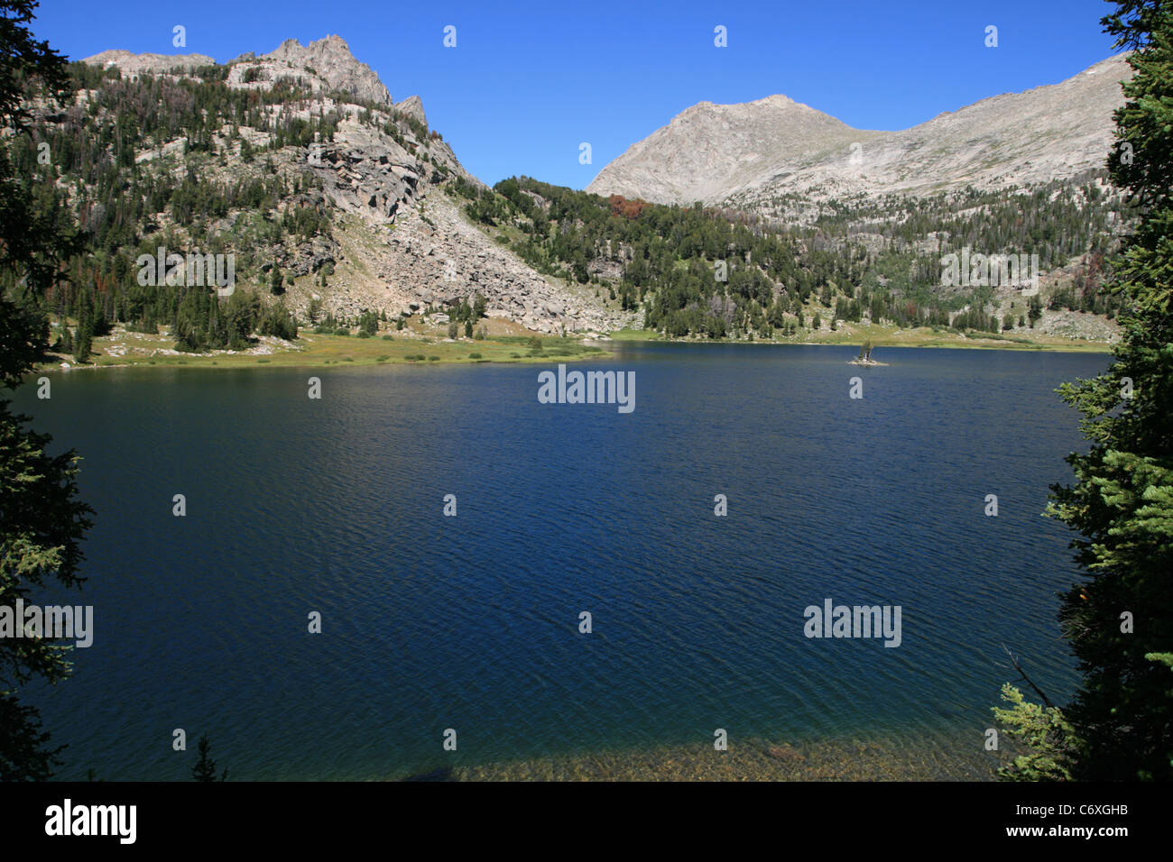 Big lake in mountain hi-res stock photography and images - Alamy