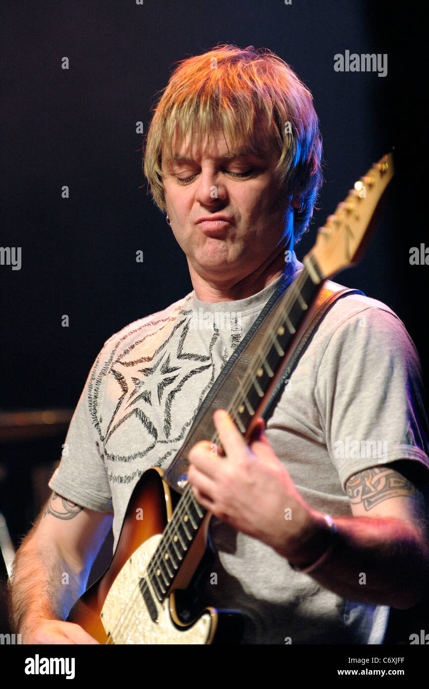 Mike turner hi-res stock photography and images - Alamy