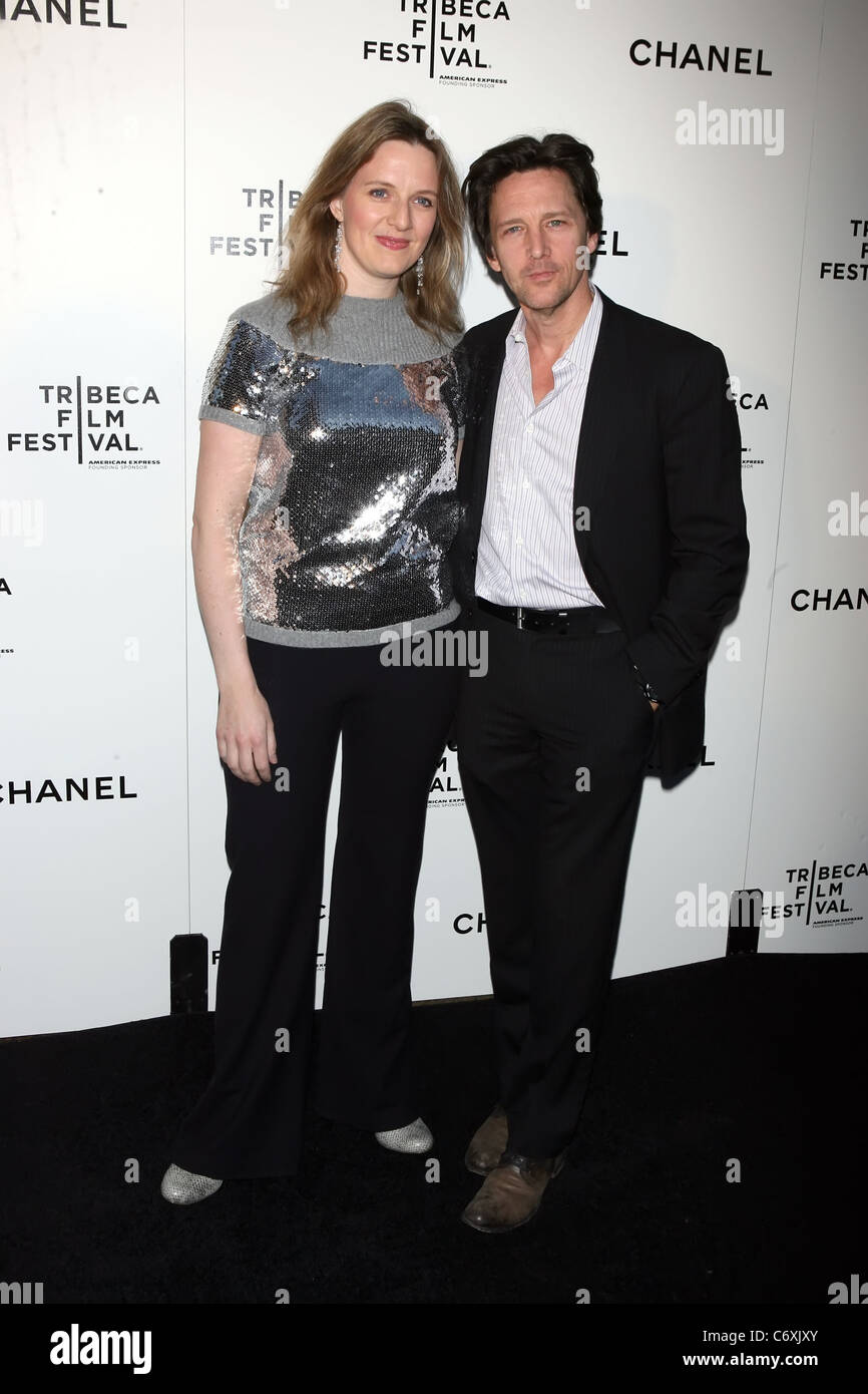 Andrew Mccarthy Wife