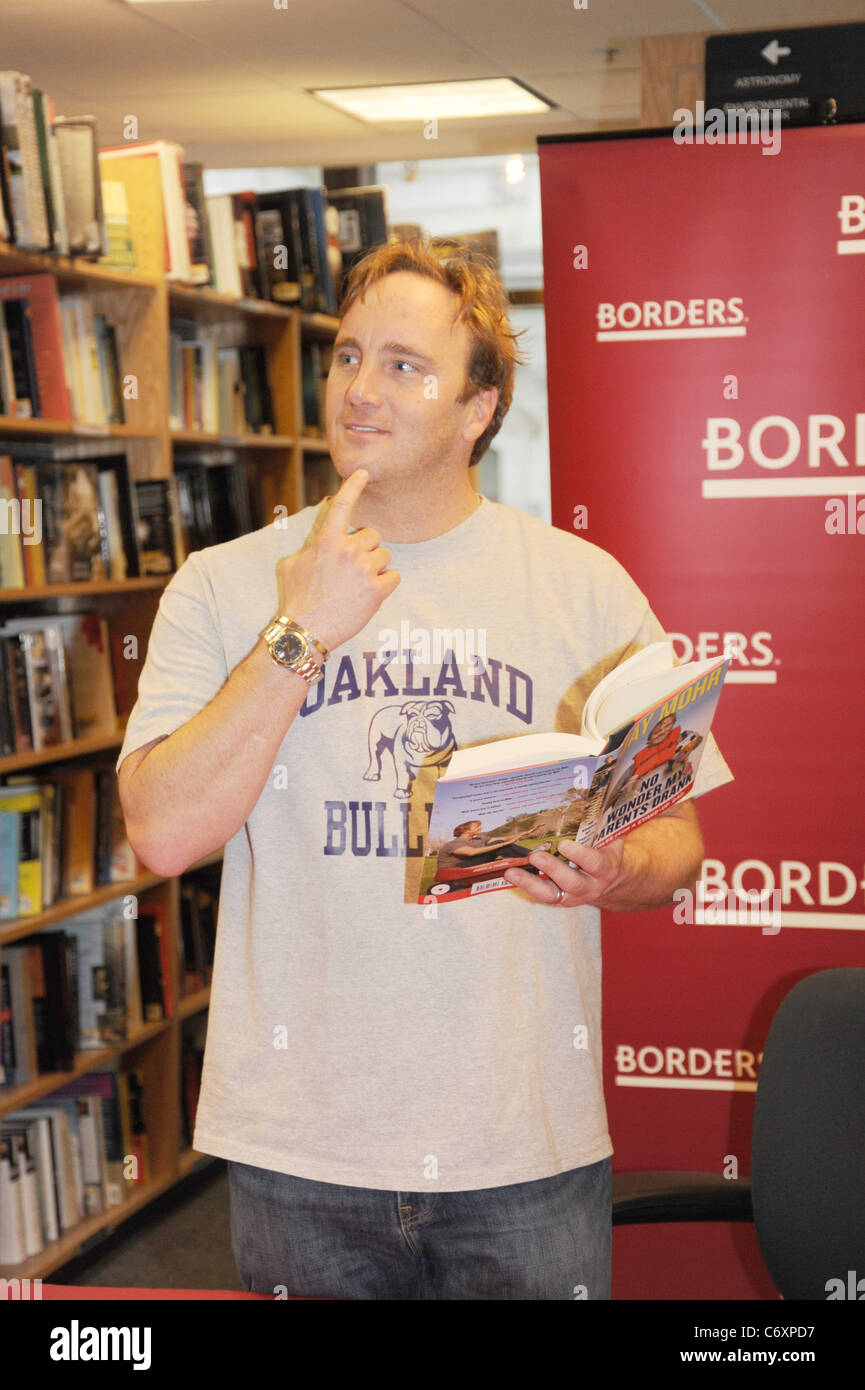 Comedian jay mohr copy book hi-res stock photography and images - Alamy