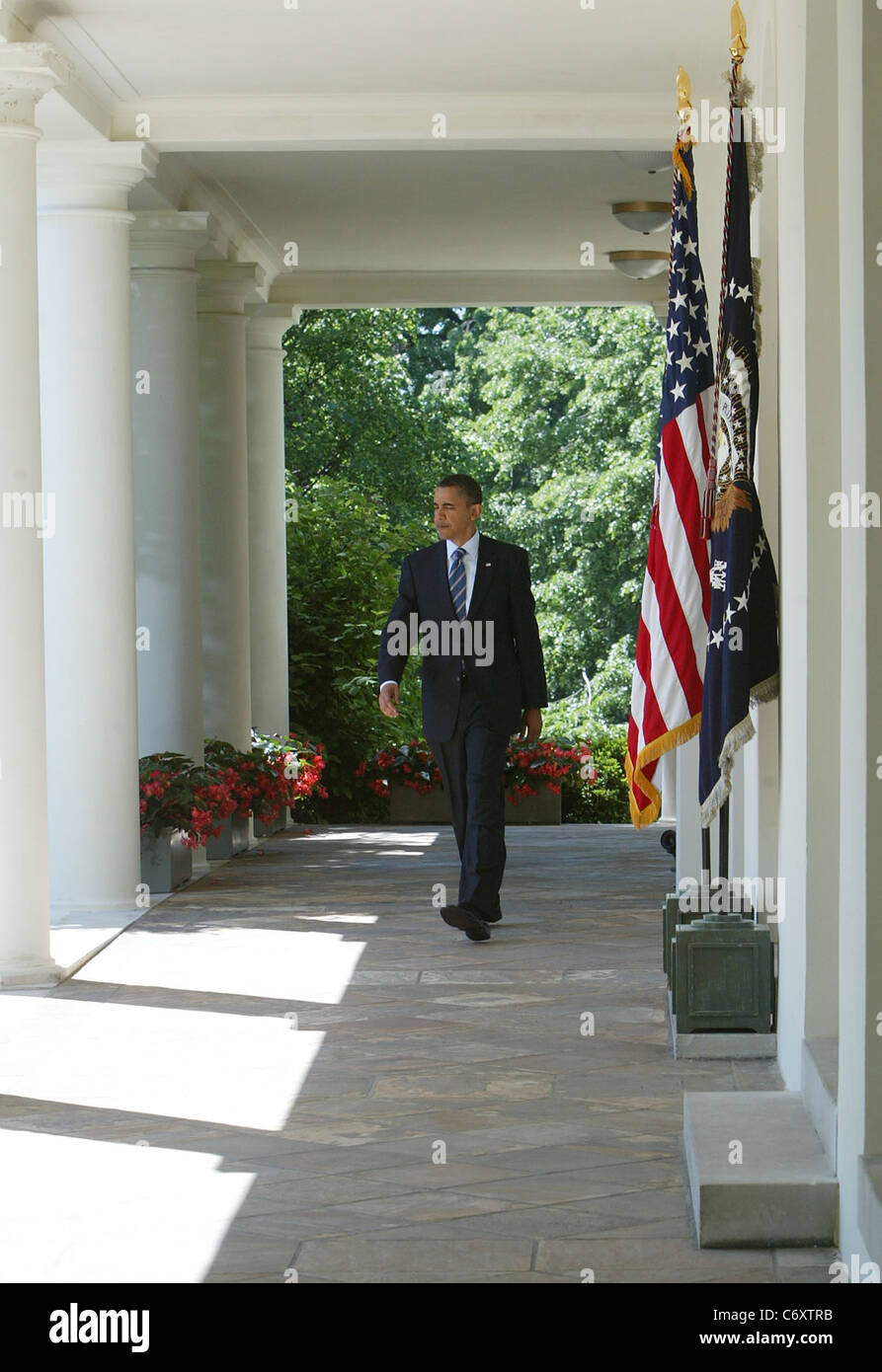 President Barack Obama makes a statement on the first quarter 2010 GDP ...