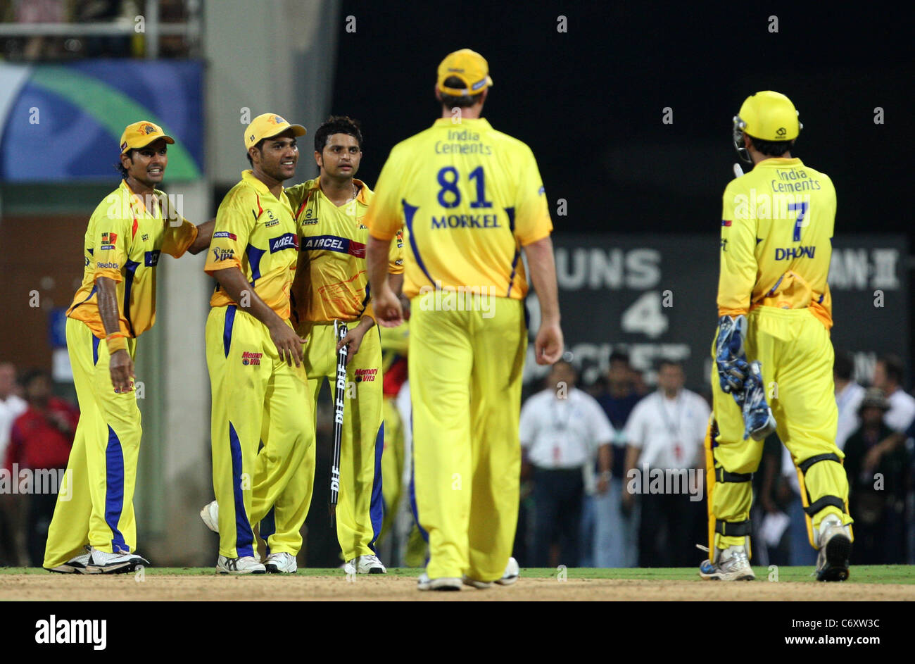 Chennai super kings team players hi-res stock photography and images ...