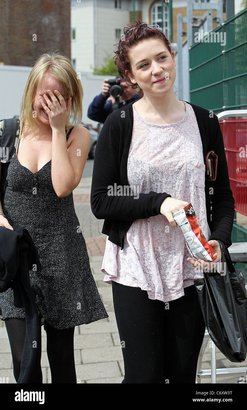 Contestants Jenny Douglas and Danielle Hope arriving at Fountain ...
