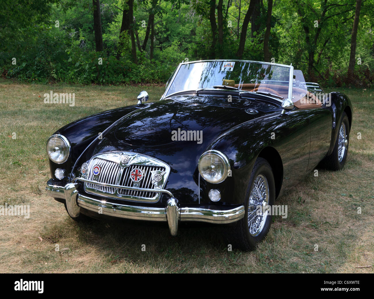 Classic car display hi-res stock photography and images - Alamy