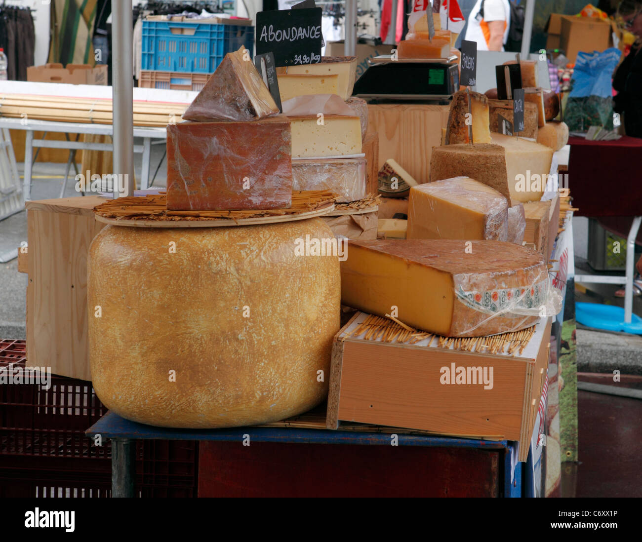 Stand de fromage hi-res stock photography and images - Alamy