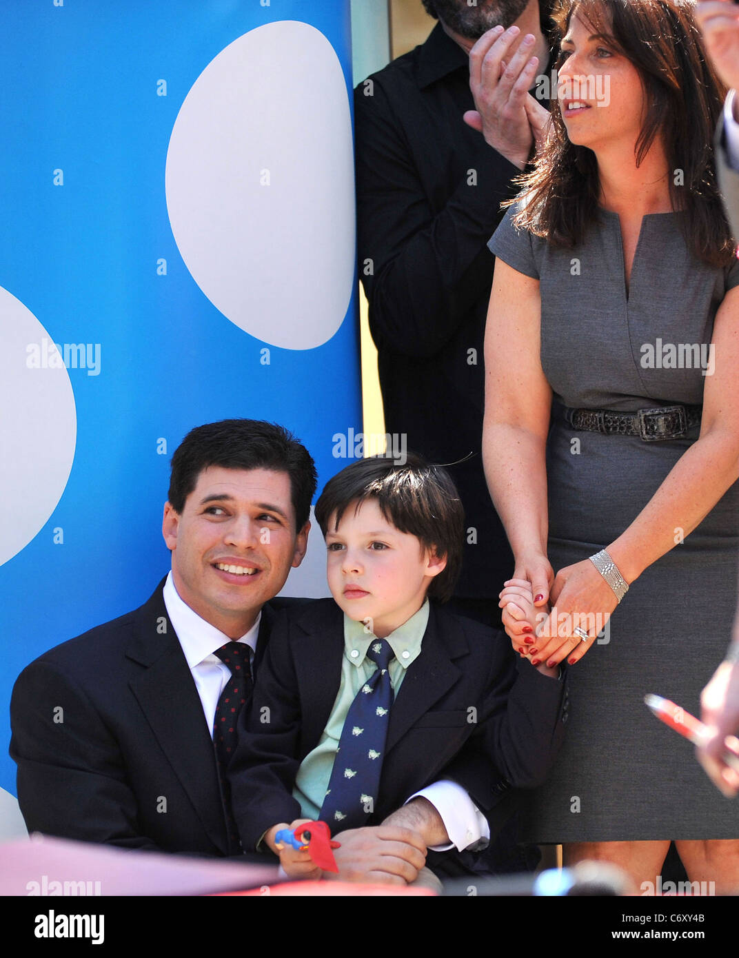 Max Brooks with his son and wife Mel Brooks is honoured with the 2406th ...