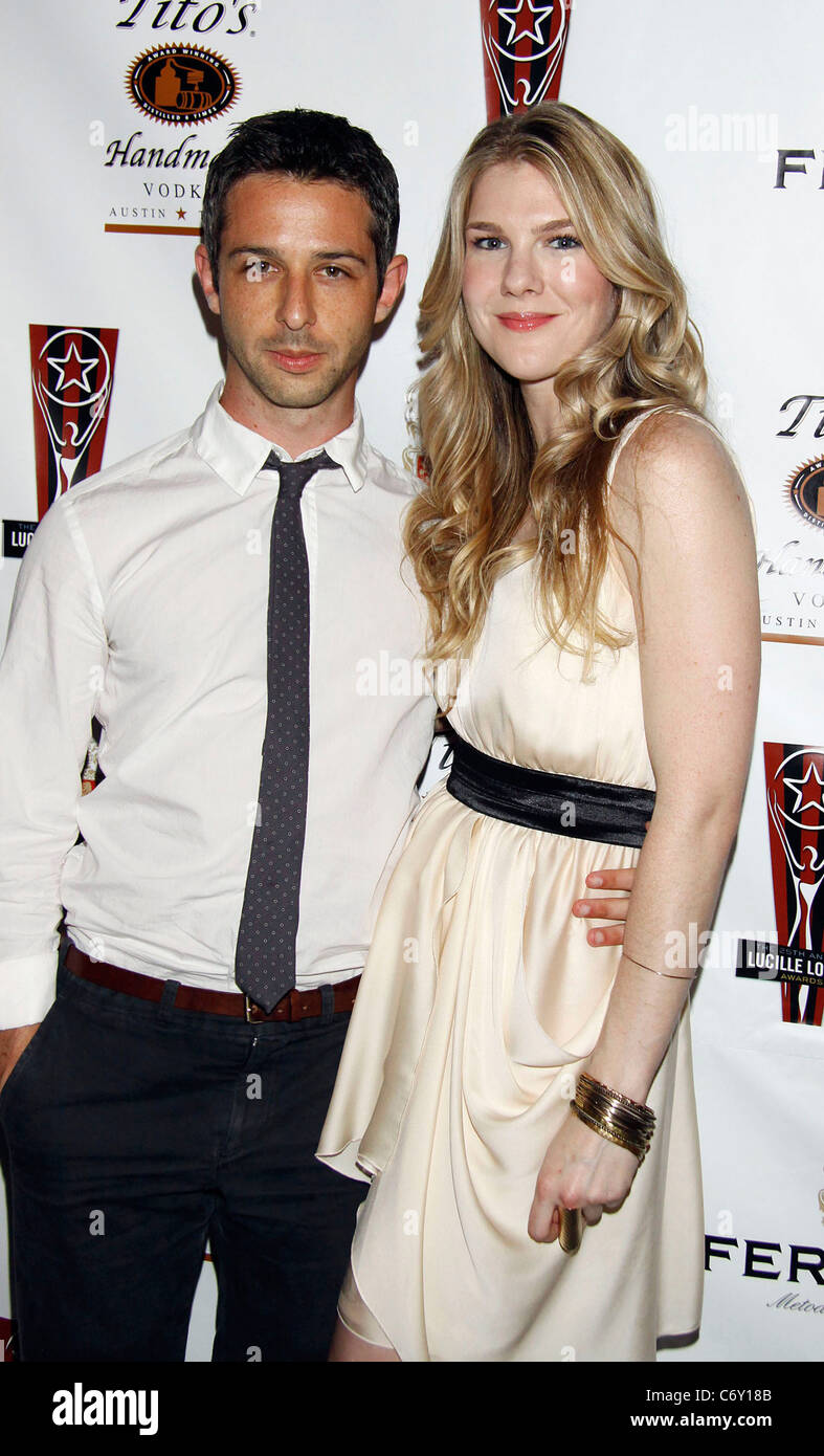 Jeremy strong and lily rabe hi-res stock photography and images - Alamy