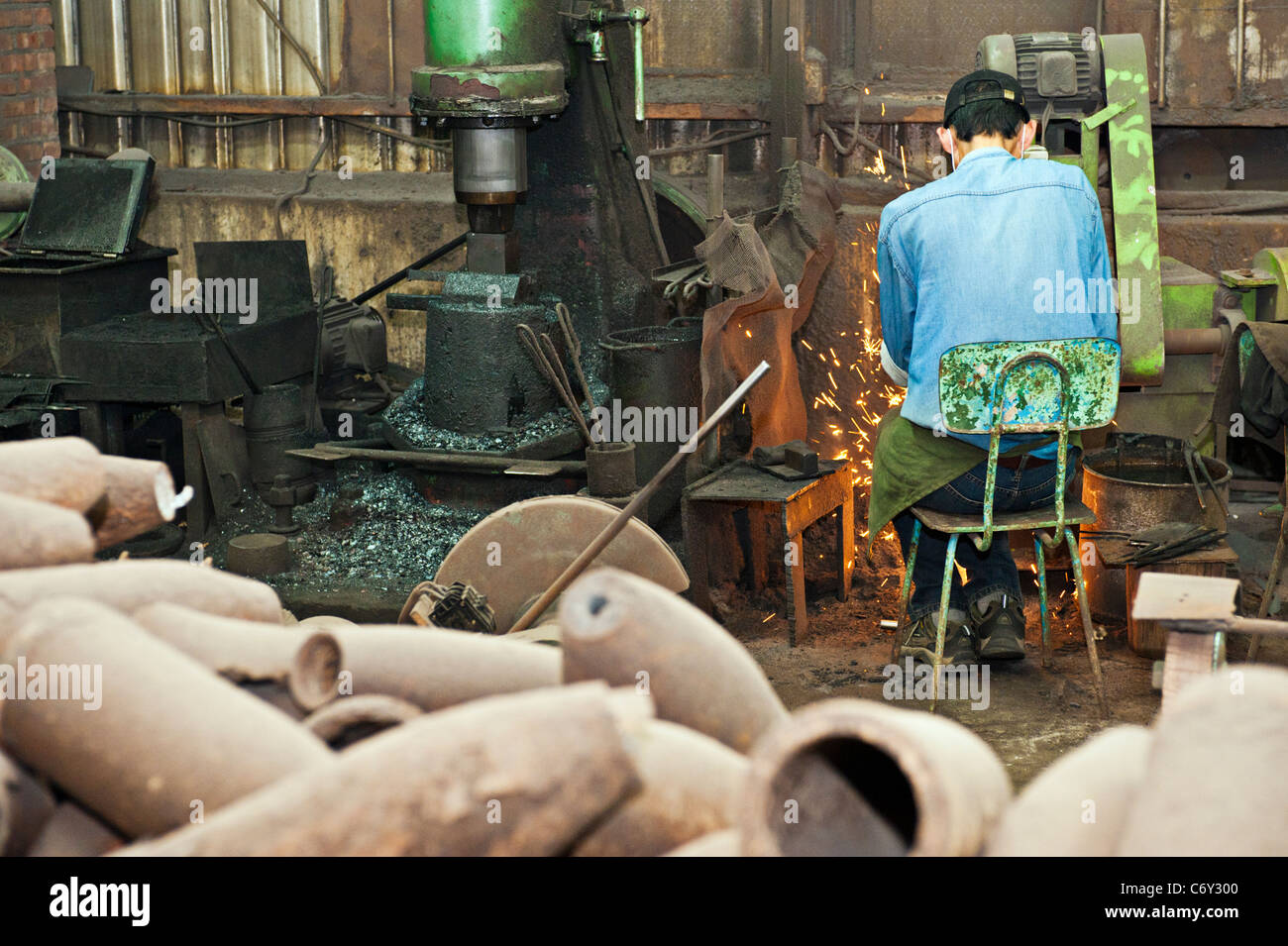 Maestro Wu, Chin Ho Li Knife Factory, Kinmen, Taiwan Stock Photo - Alamy