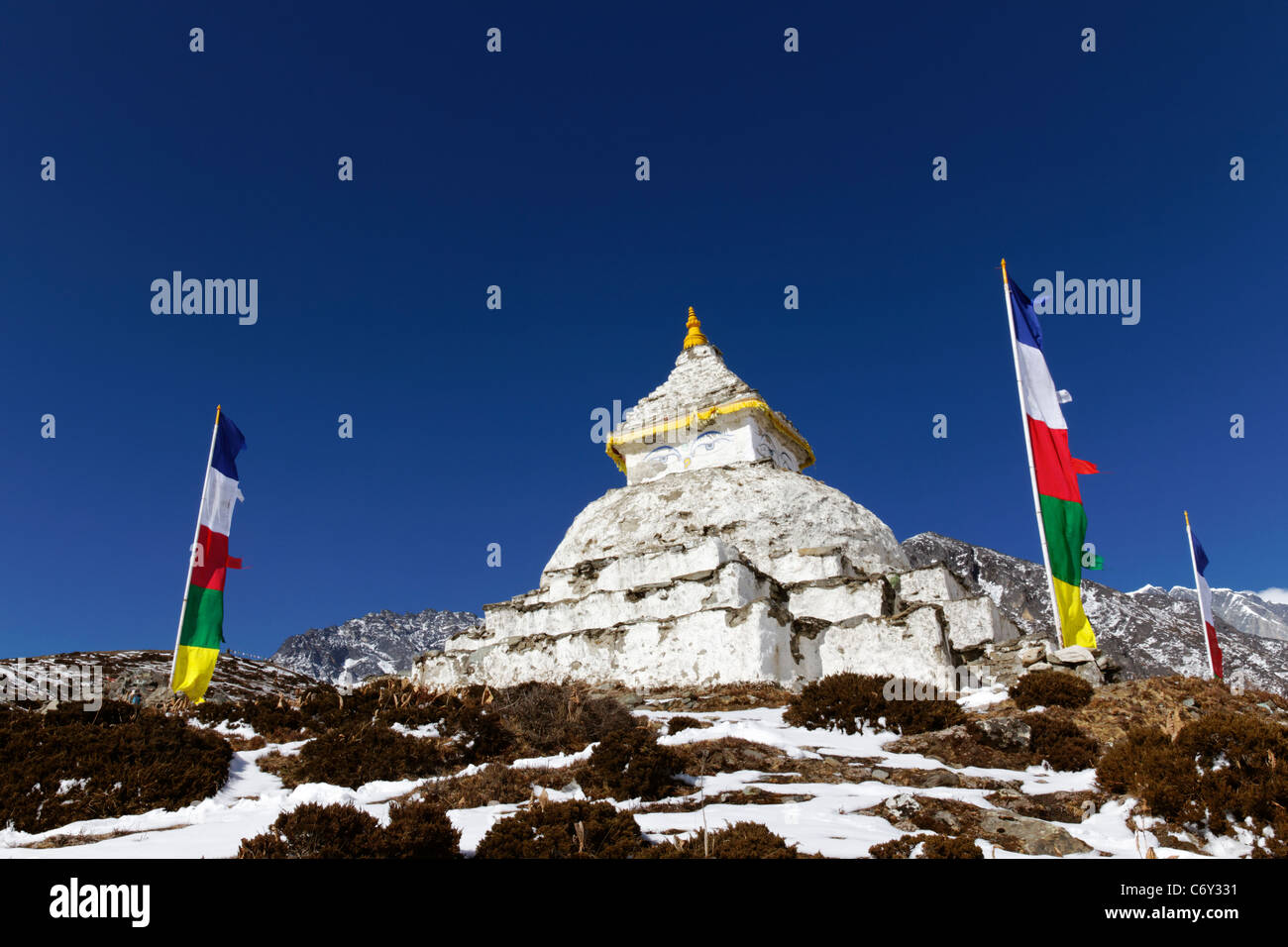 Buddhist stupa at Dingboche village, Everest Region, Nepal Stock Photo ...