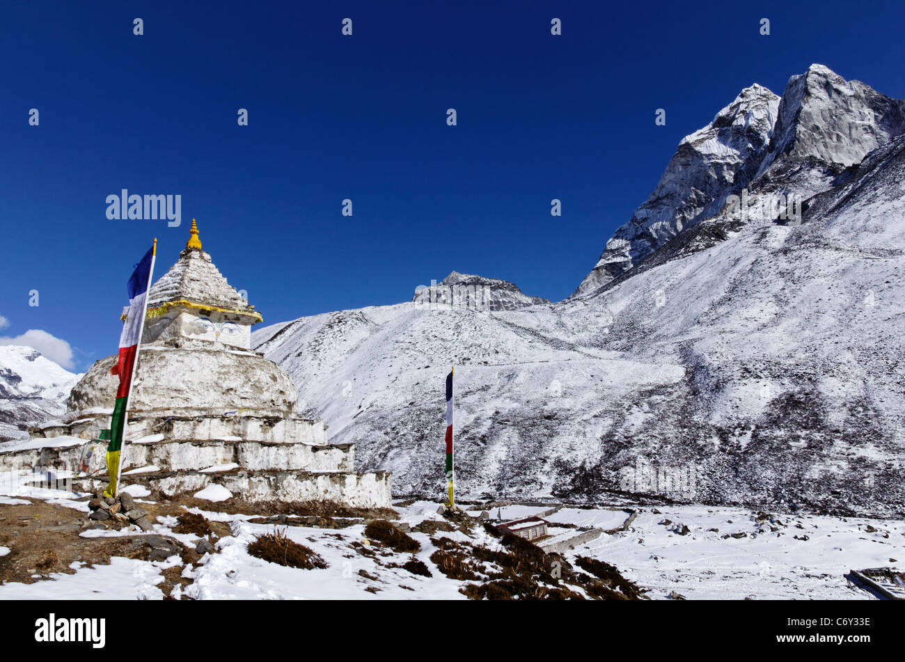 Buddhist stupa at Dingboche village, Everest Region, Nepal Stock Photo ...