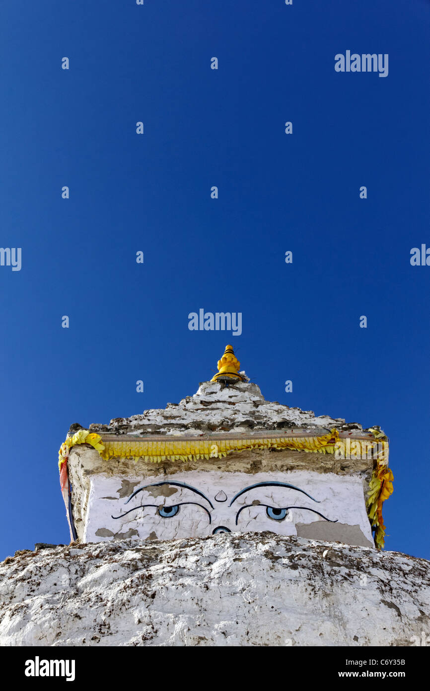 Buddhist stupa at Dingboche village, Everest Region, Nepal Stock Photo ...