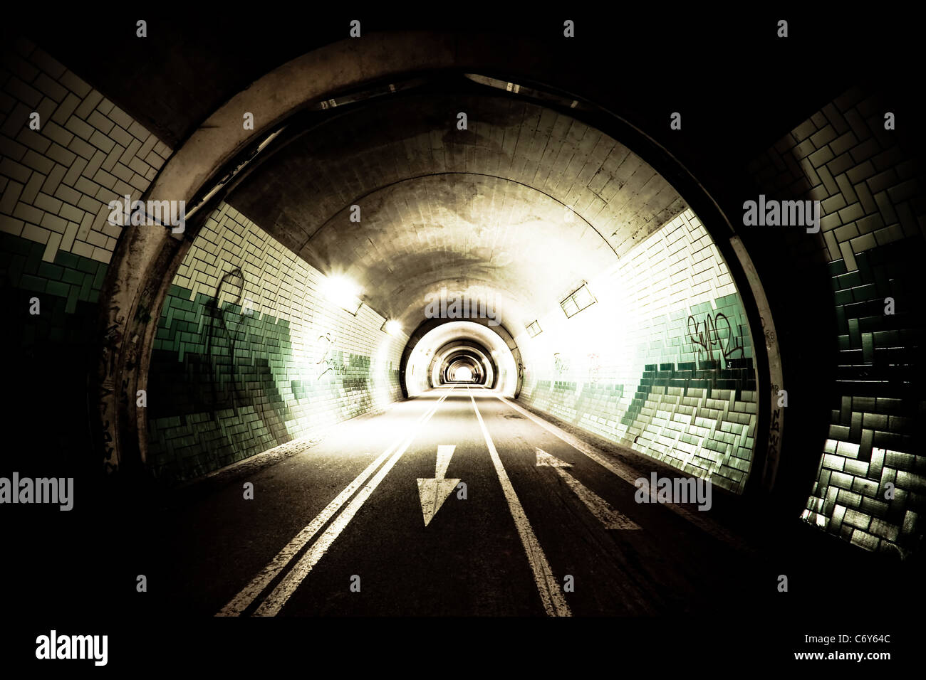 Driveway arrows hi-res stock photography and images - Alamy