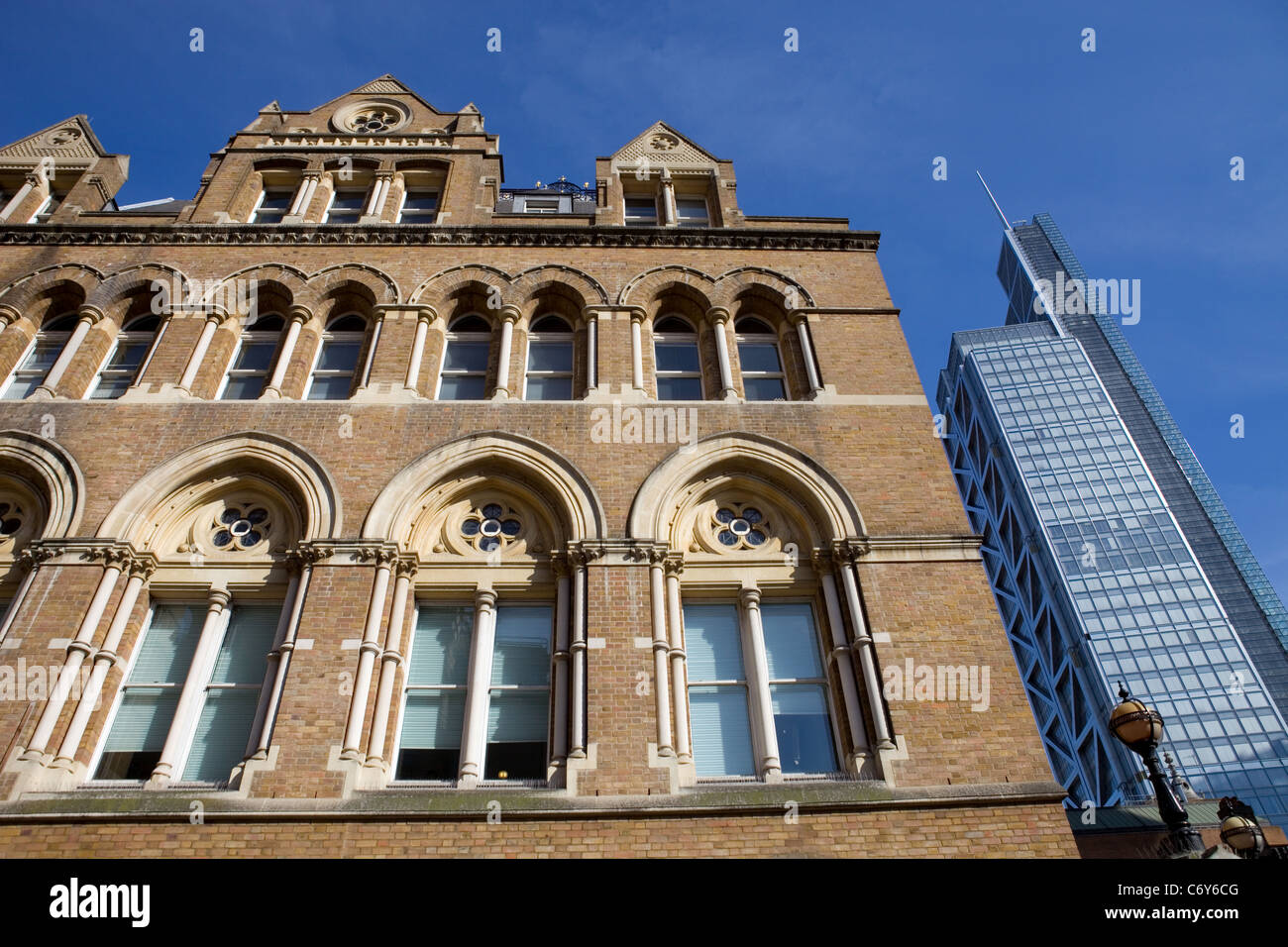 Londons liverpool street station hi-res stock photography and images ...