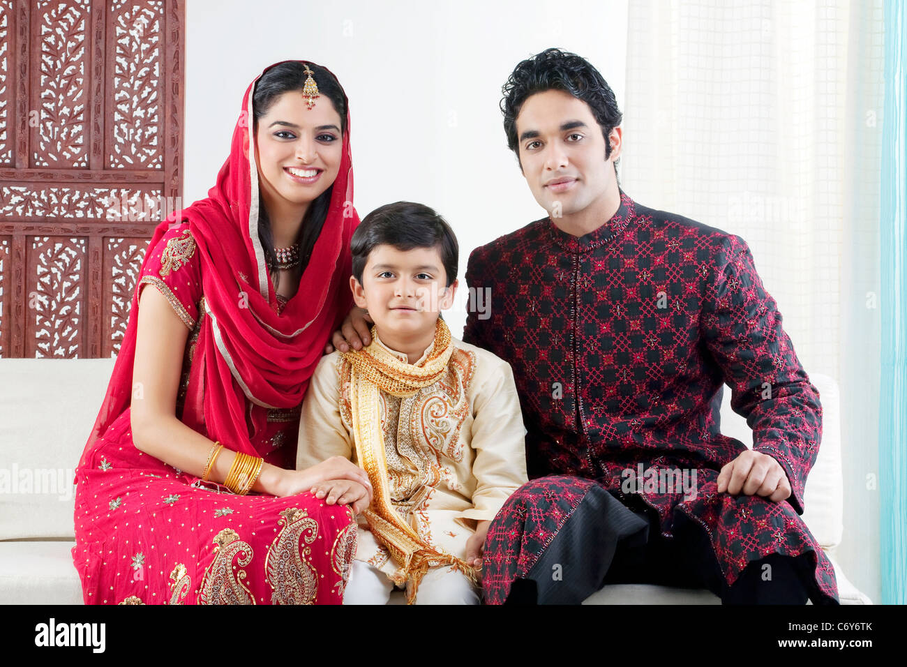Portrait of a Muslim family Stock Photo - Alamy