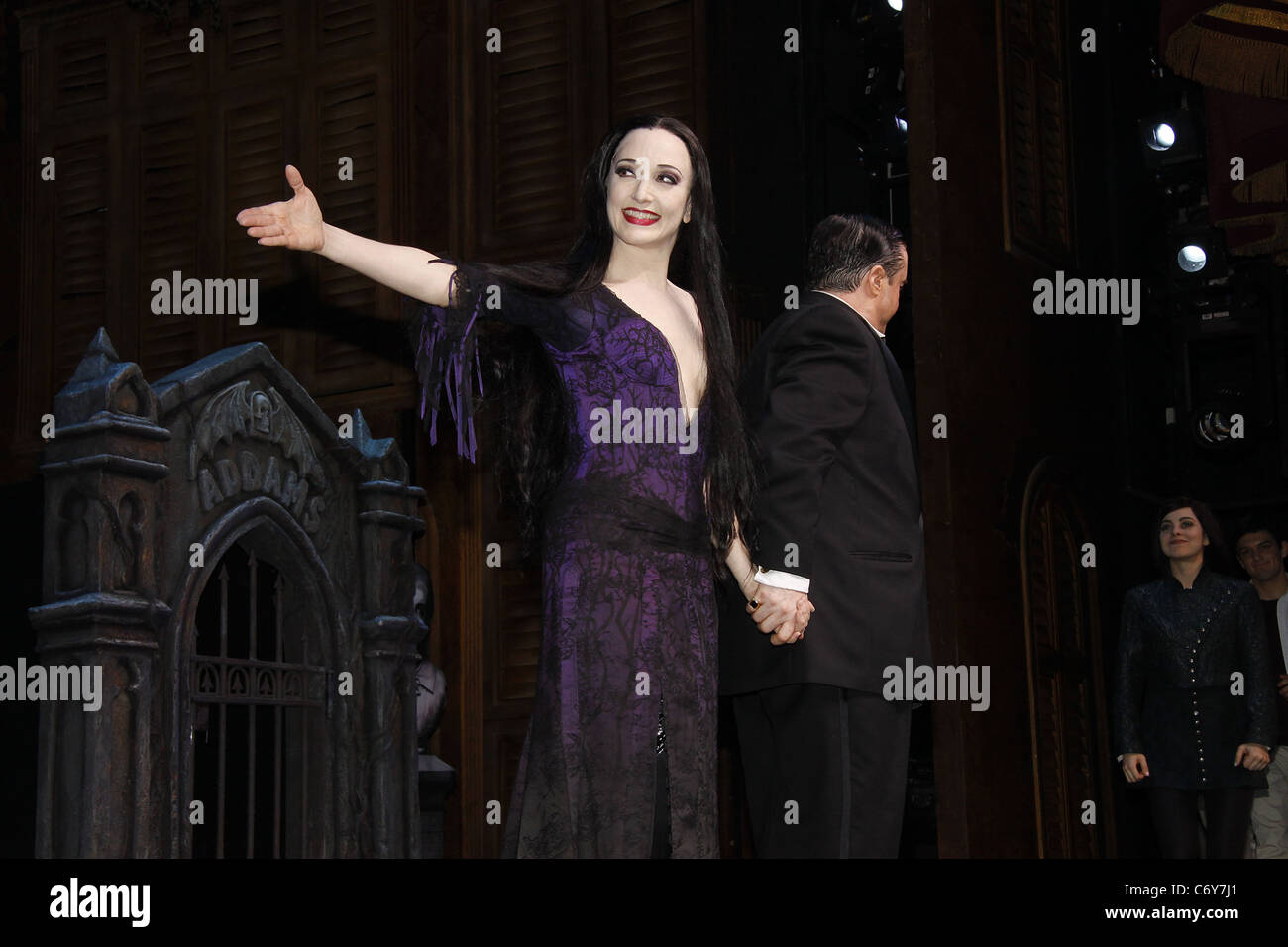 Bebe neuwirth addams family hi-res stock photography and images - Alamy