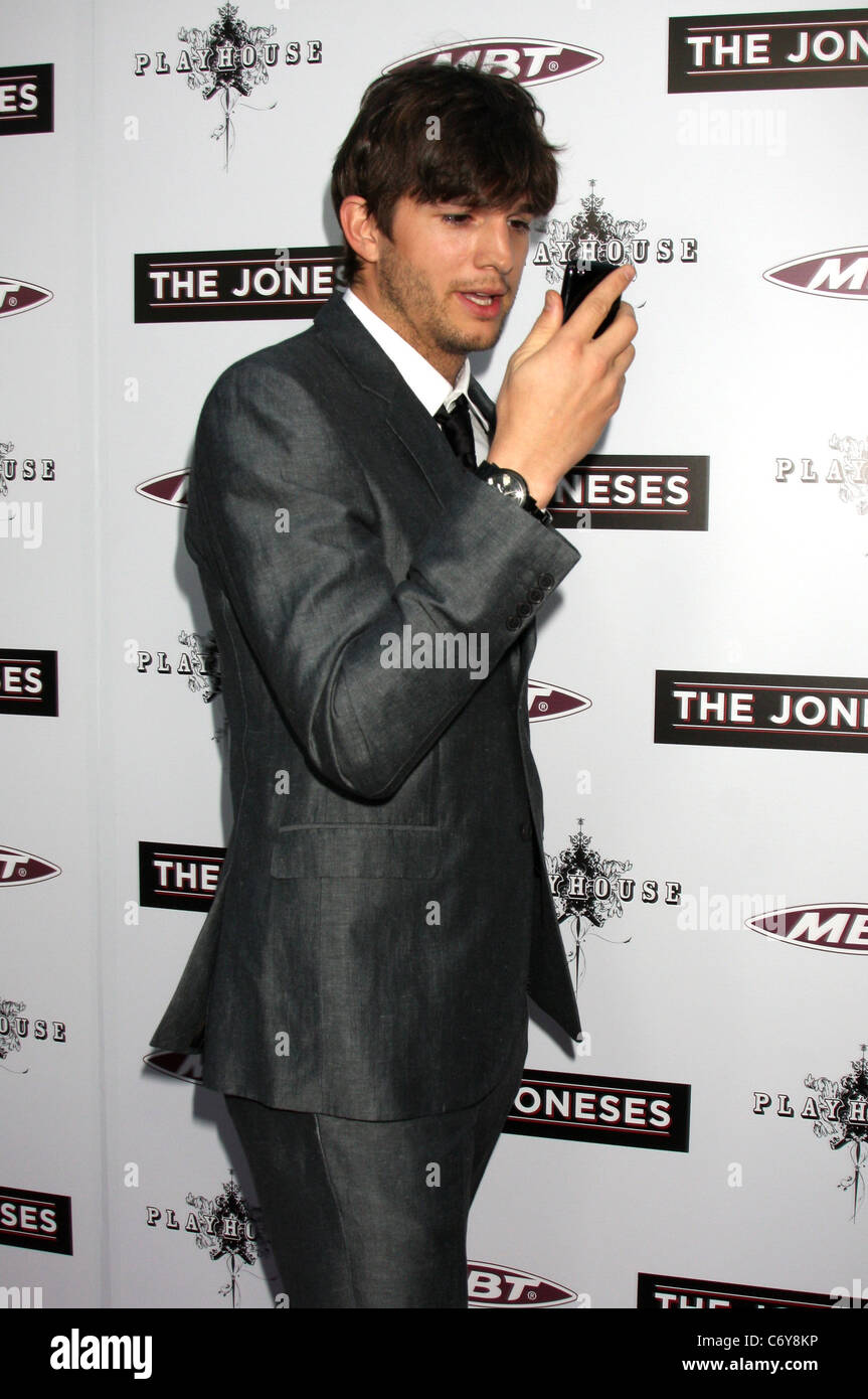 Ashton Kutcher Los Angeles premiere of 'The Joneses' at the ArcLight ...