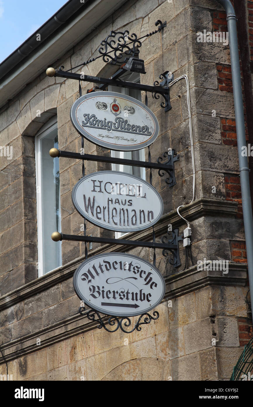 Inn signs hi-res stock photography and images - Alamy