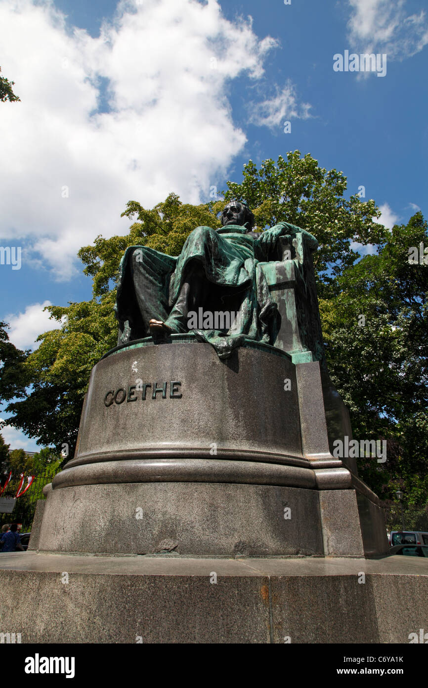 Johann wolfgang goethe statue hi-res stock photography and images - Alamy
