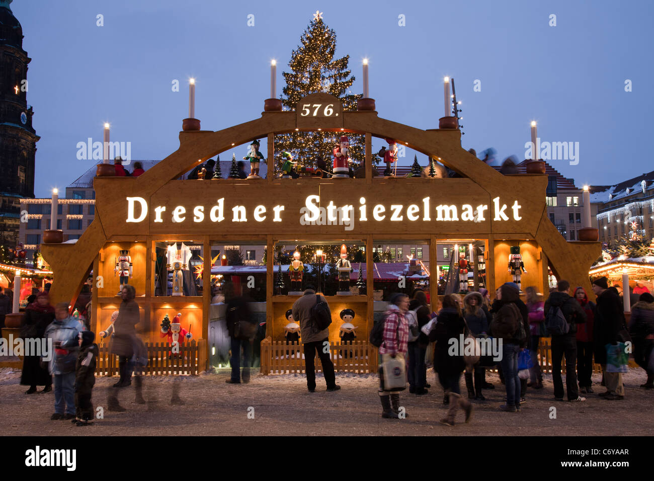 Christmas market striezelmarkt at altmarkt hi-res stock photography and ...