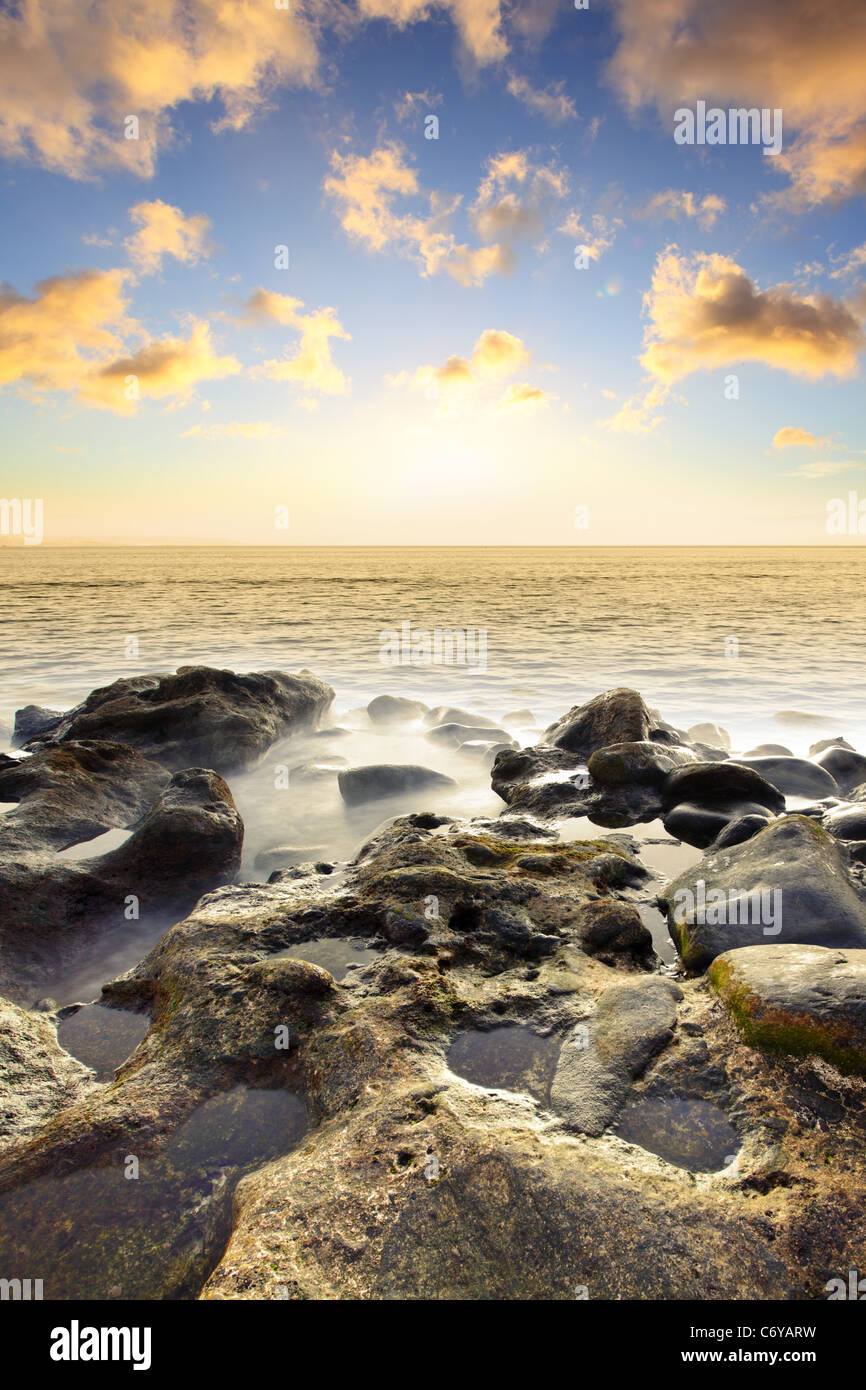 Sundown beach scene hi-res stock photography and images - Alamy