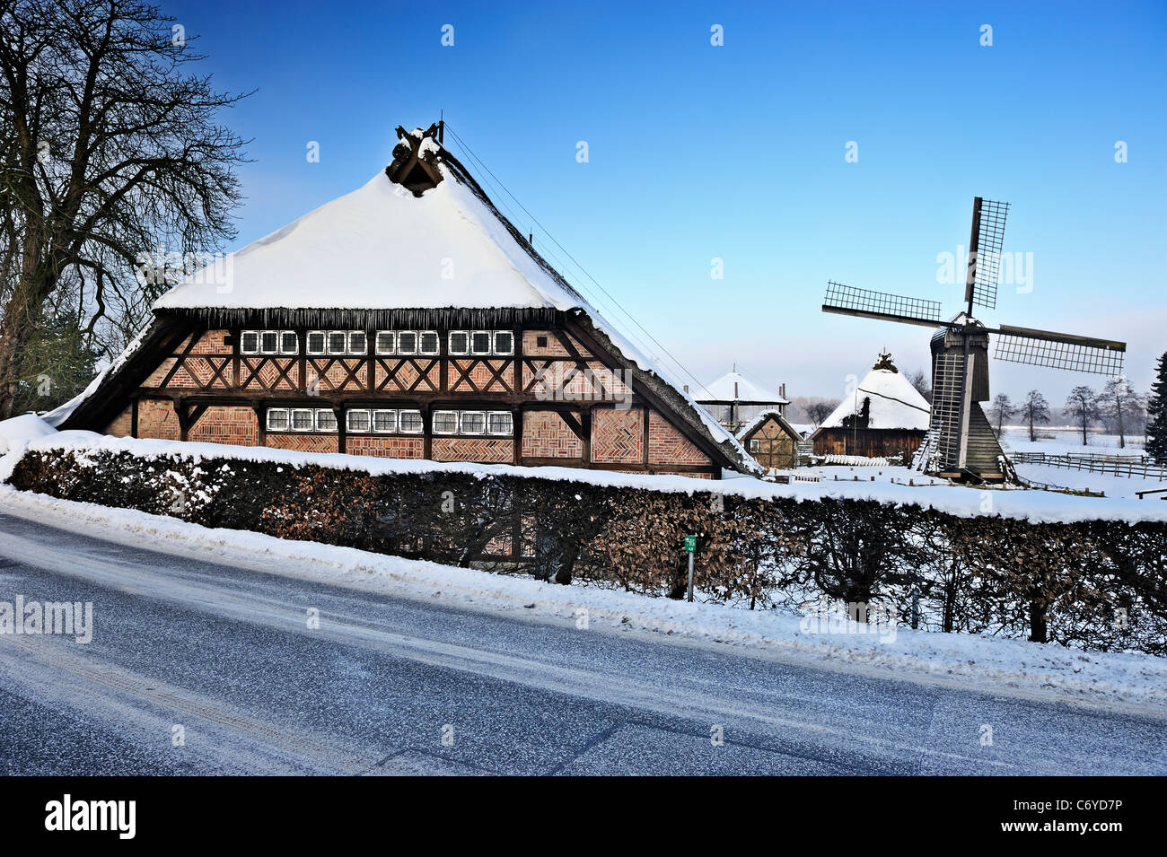 Thatched roof farmhouse germany hi-res stock photography and images - Alamy