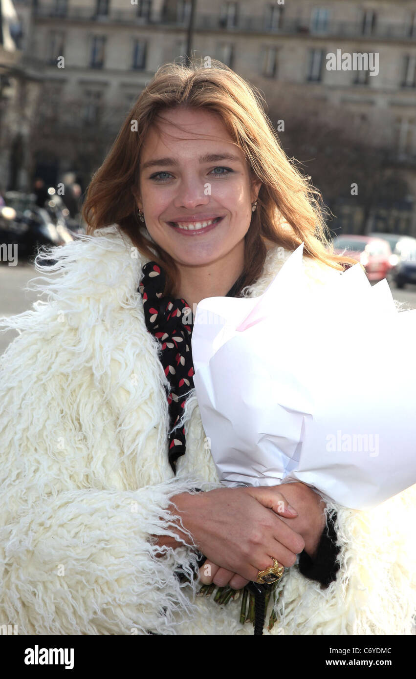Natalia Vodianova Paris Fashion Week Ready to Wear Fall Winter 2010 ...