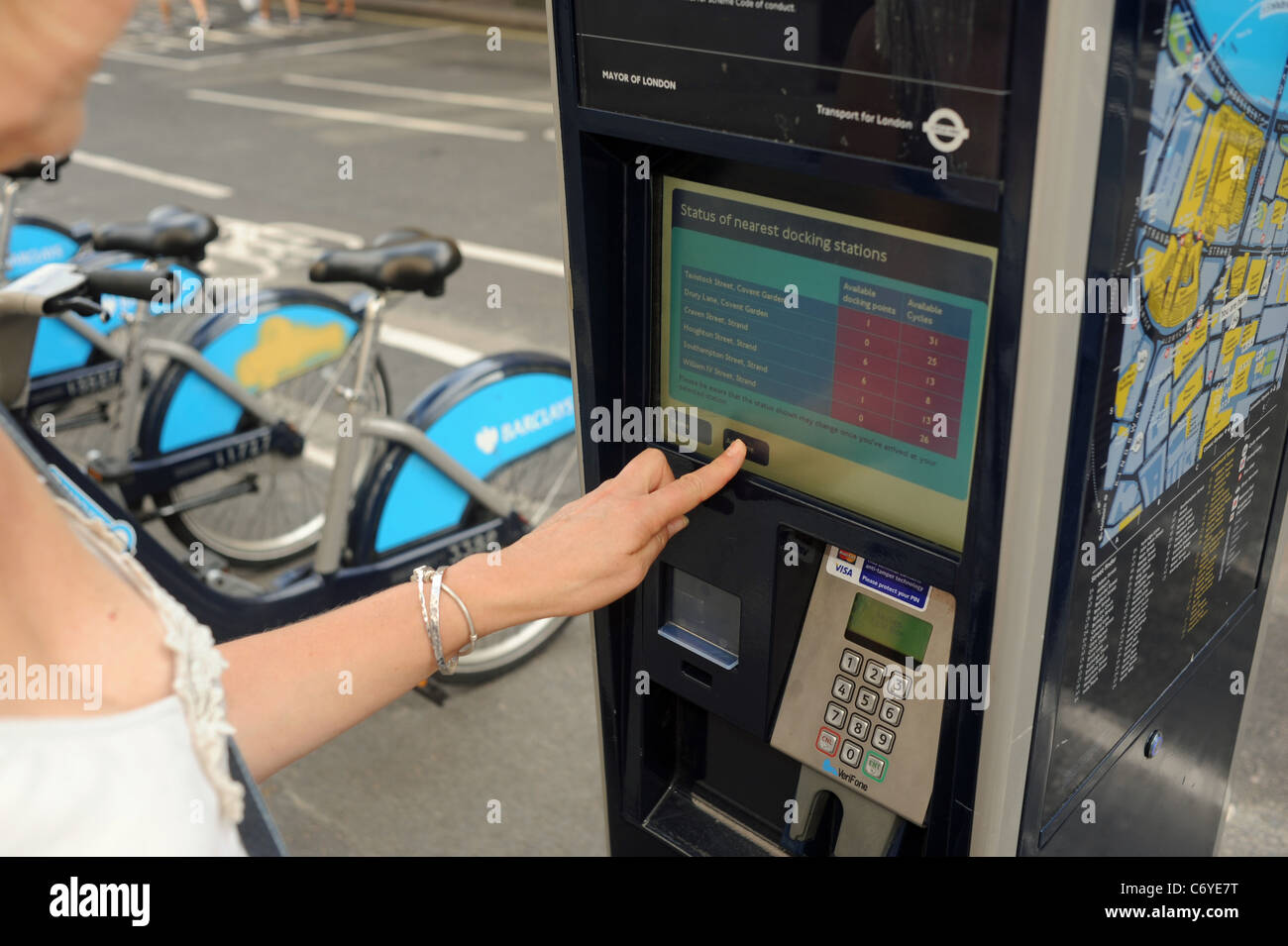Barclays card machine hi-res stock photography and images - Alamy