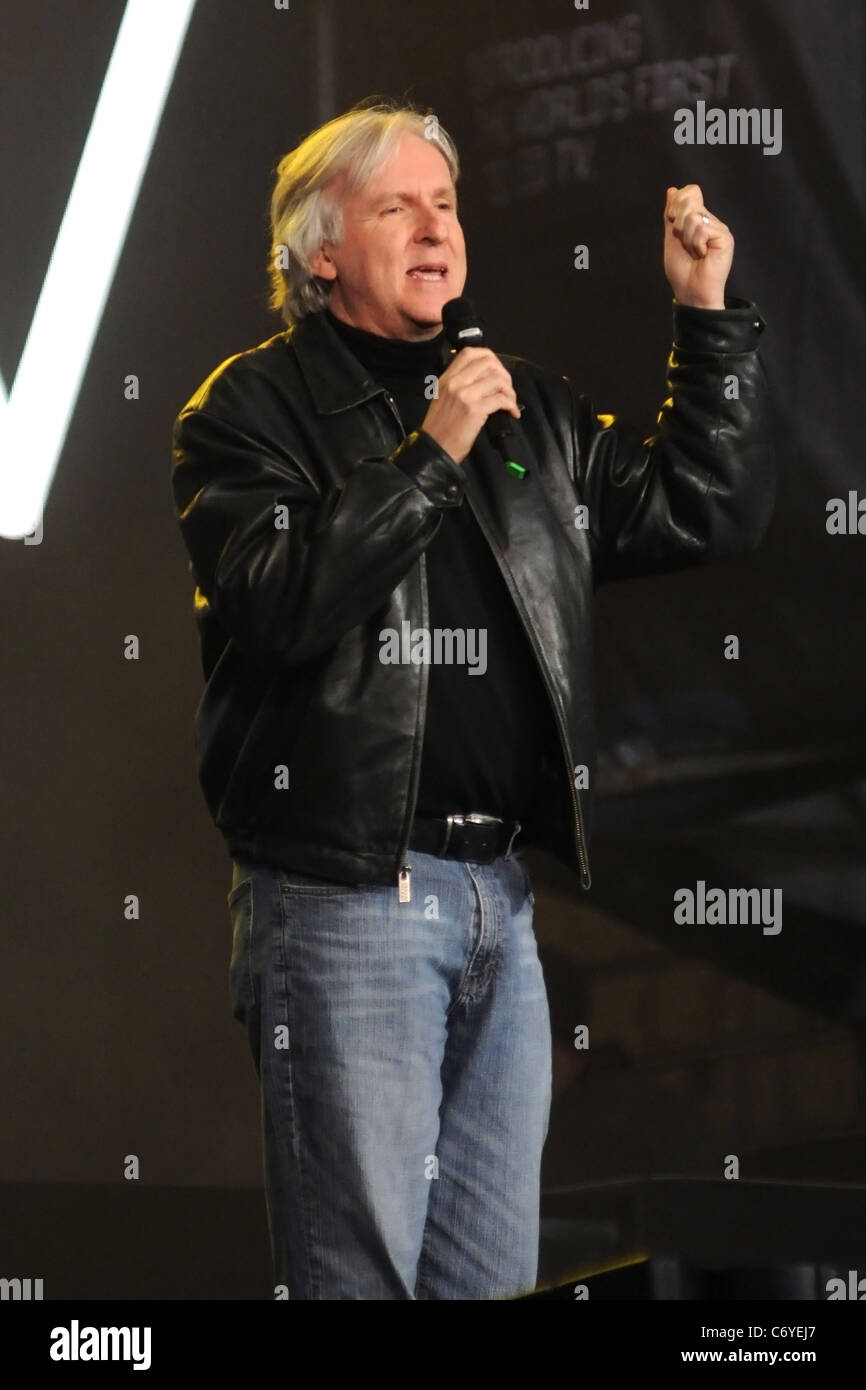 James Cameron Samsung Times Square Concert with The Black Eyed Peas New ...
