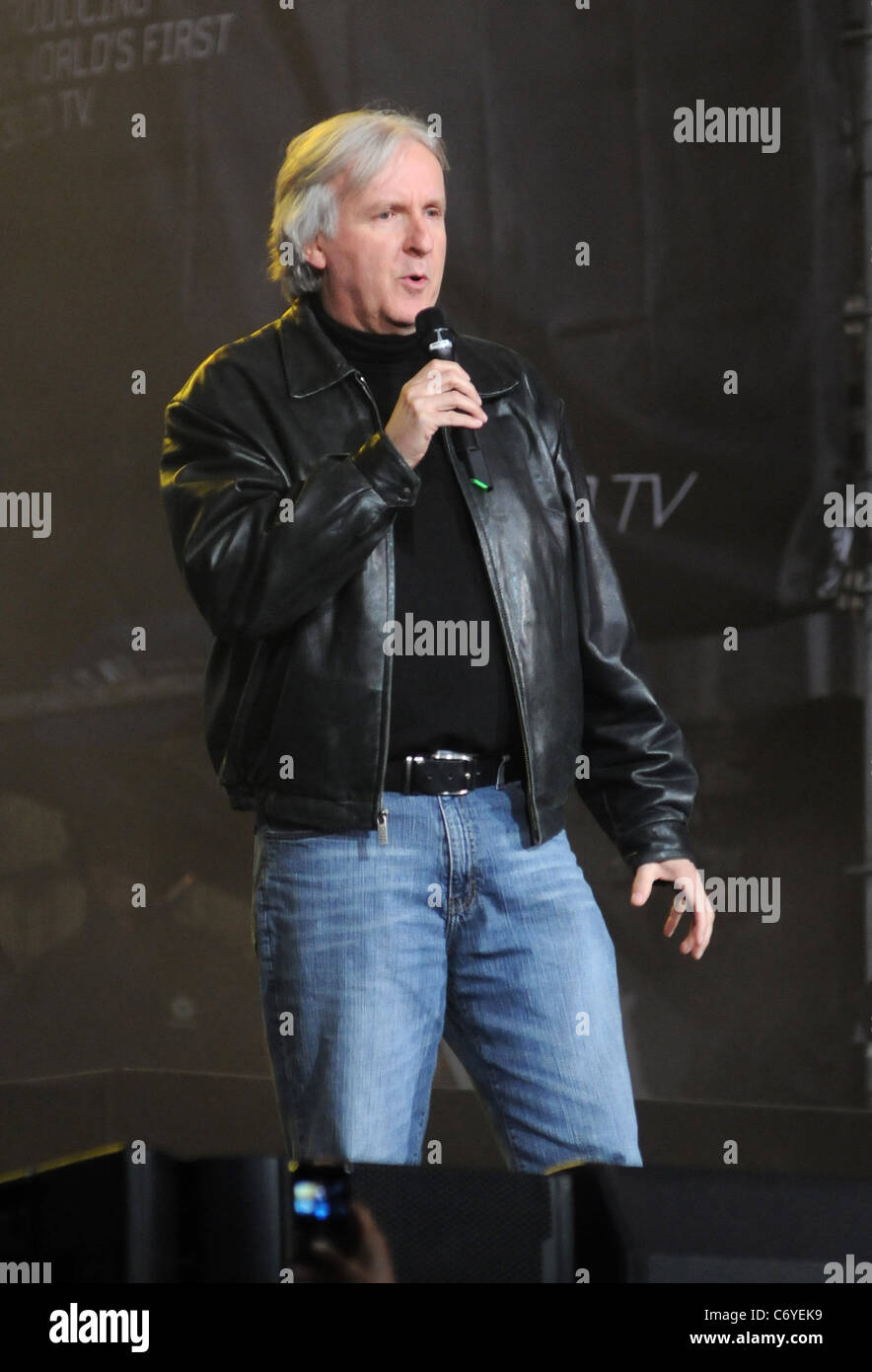 James Cameron Samsung Times Square Concert with The Black Eyed Peas New ...