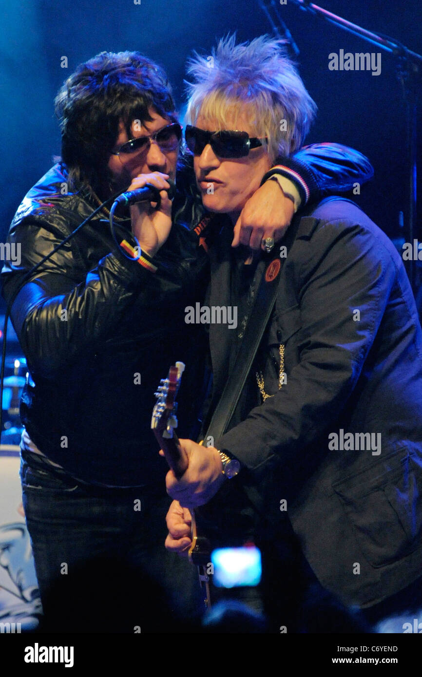 Mark Holmes Platinum Blonde performing live at The MOD Club Theatre ...