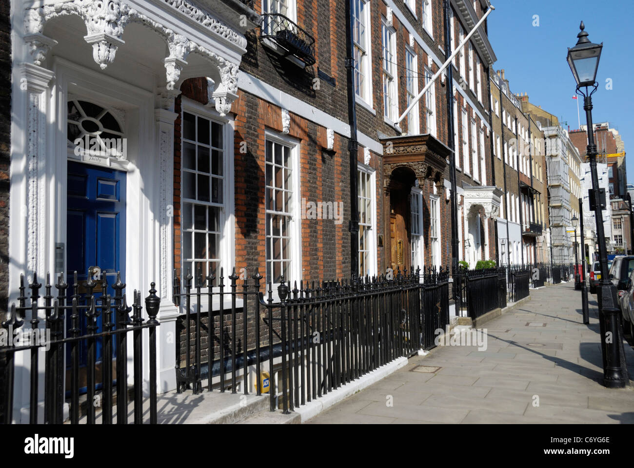 Queen annes gate london hi-res stock photography and images - Alamy