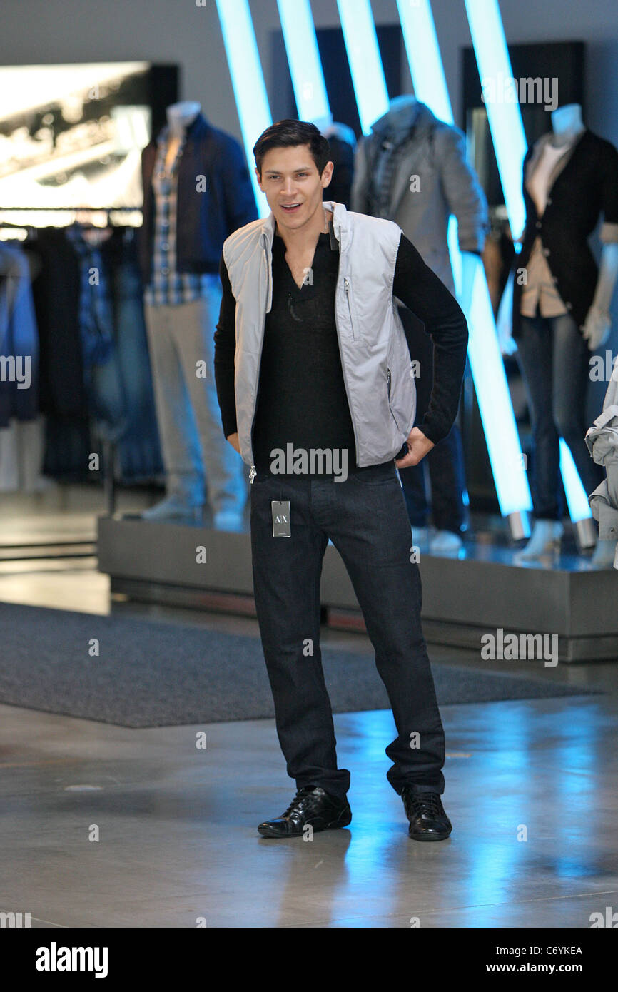 Alex Meraz 'The Twilight Saga: New Moon' actor Alex Meraz leaving ...