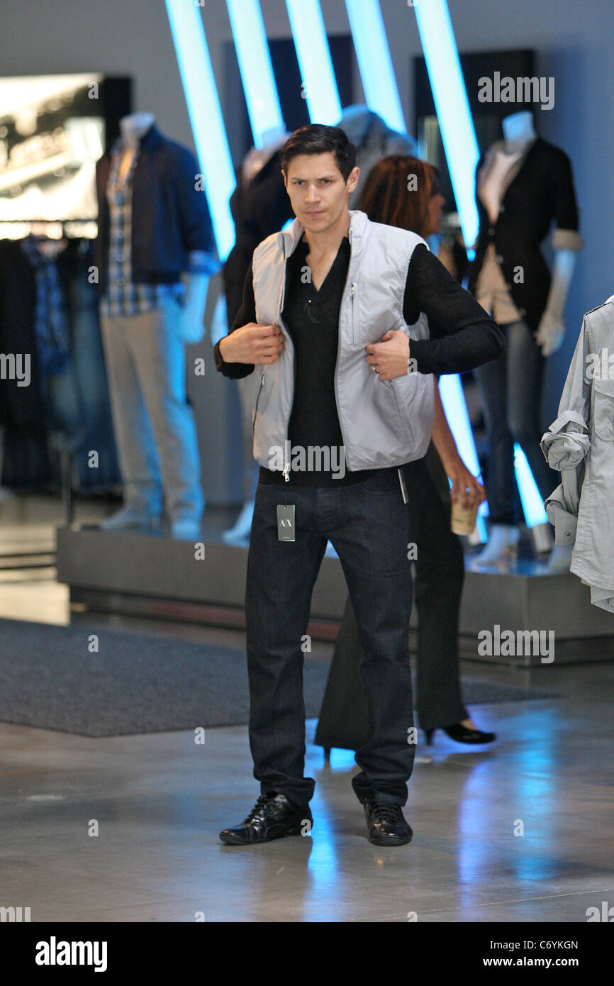Alex Meraz 'The Twilight Saga: New Moon' actor Alex Meraz leaving ...