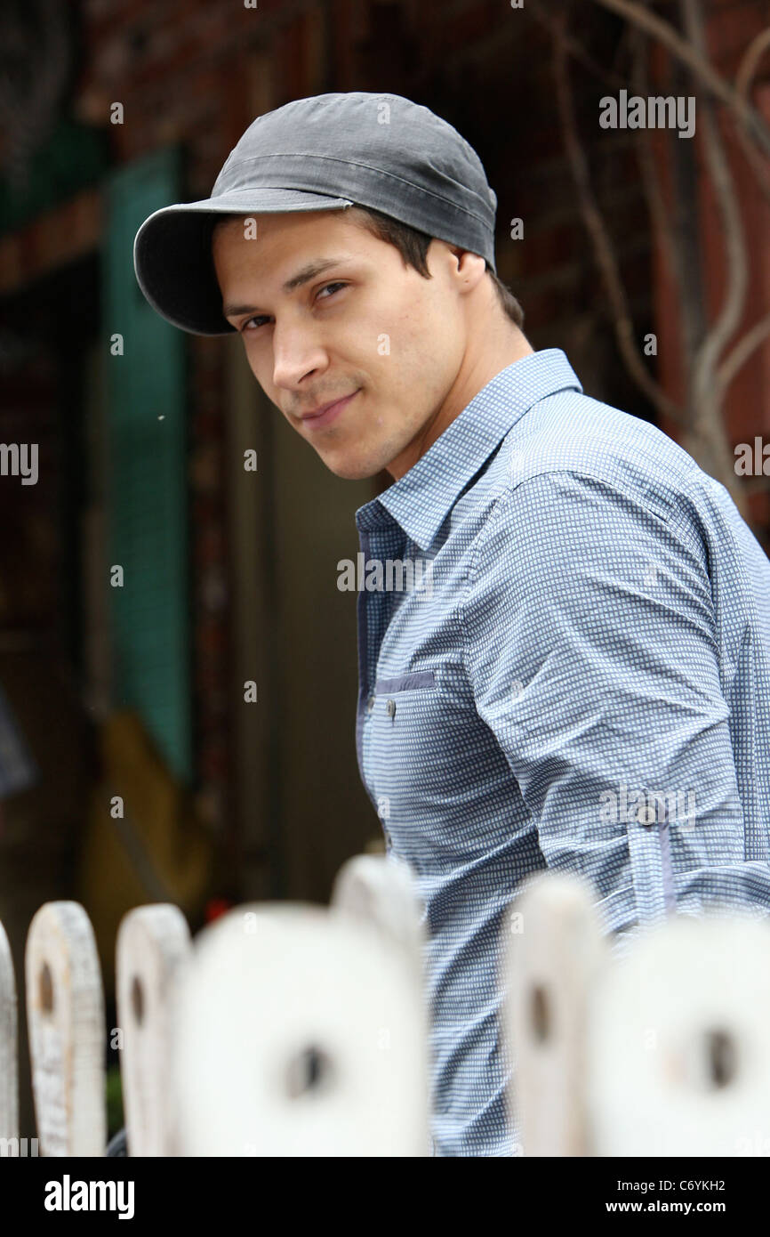 Alex Meraz 'The Twilight Saga: New Moon' actor Alex Meraz leaving ...