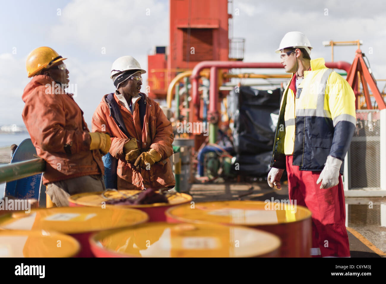 Oil rig workers hi-res stock photography and images - Alamy