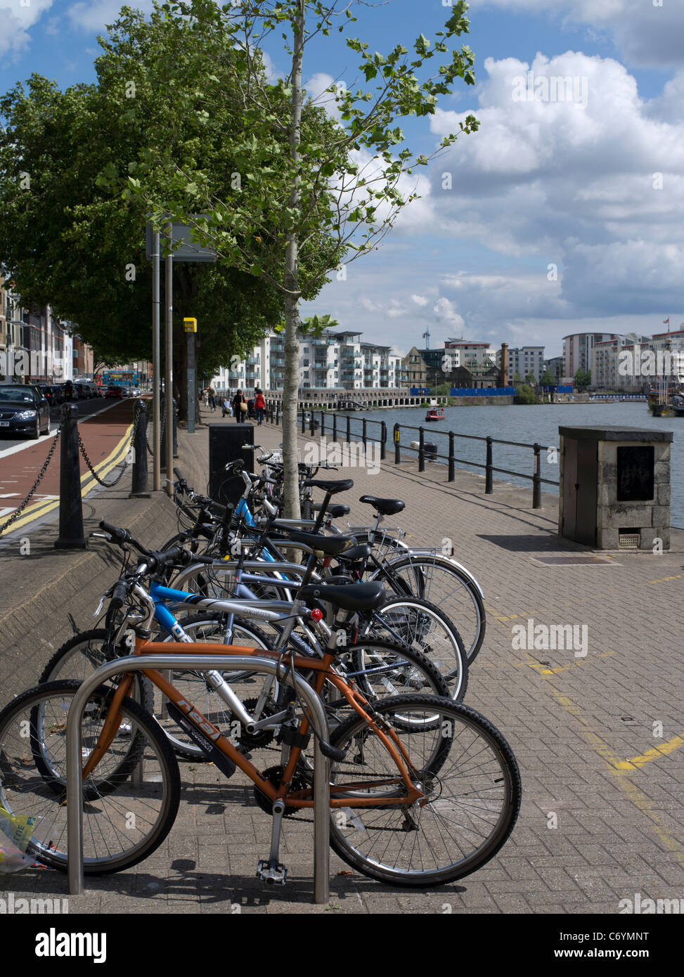 Bristol and cycle hi-res stock photography and images - Alamy