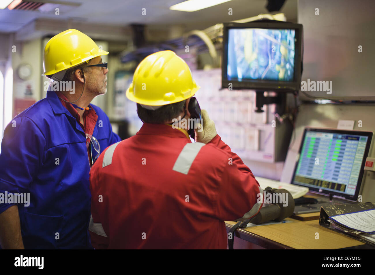 Control room oil rig hi-res stock photography and images - Alamy