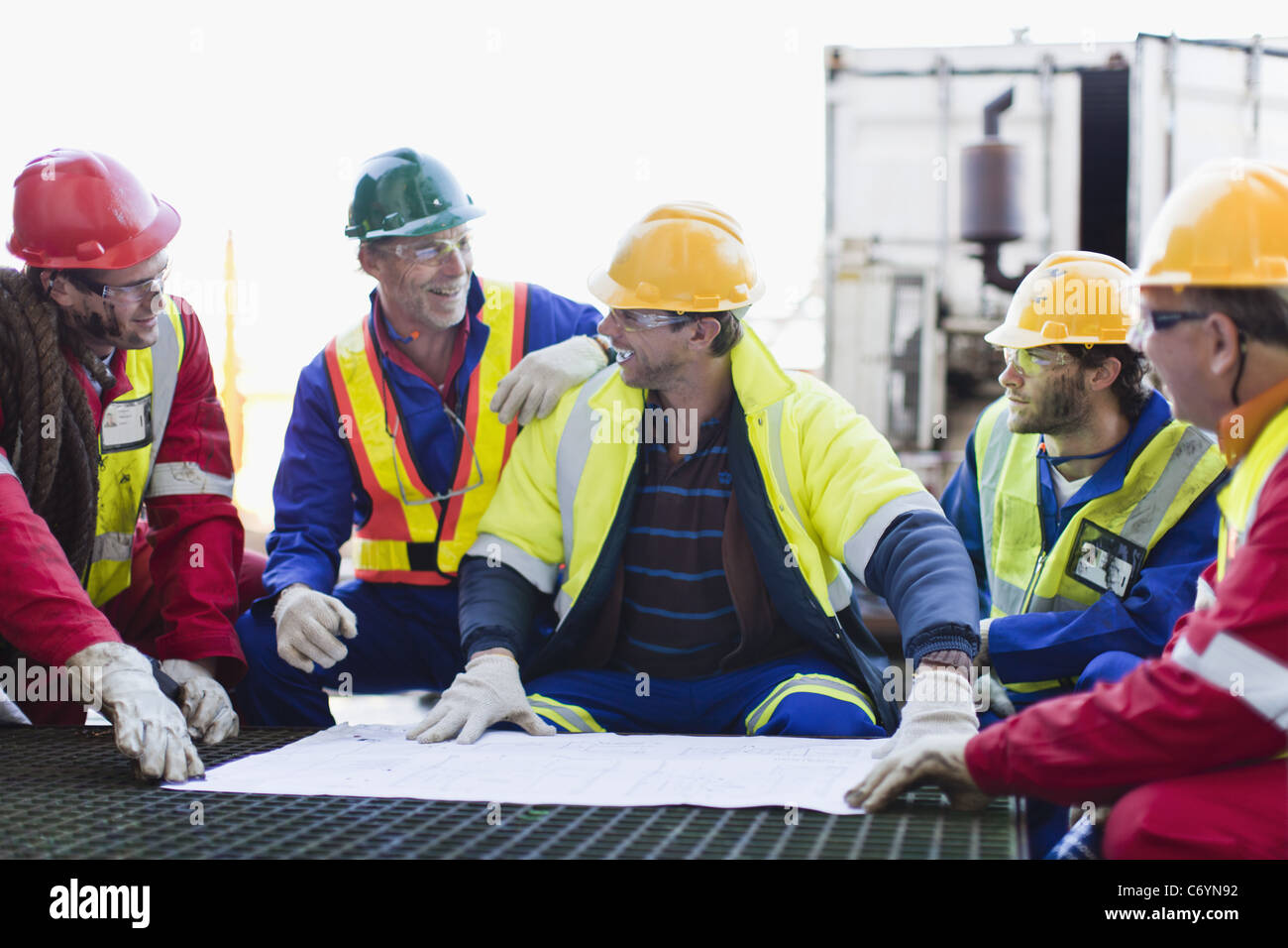 Oil rig workers hi-res stock photography and images - Alamy