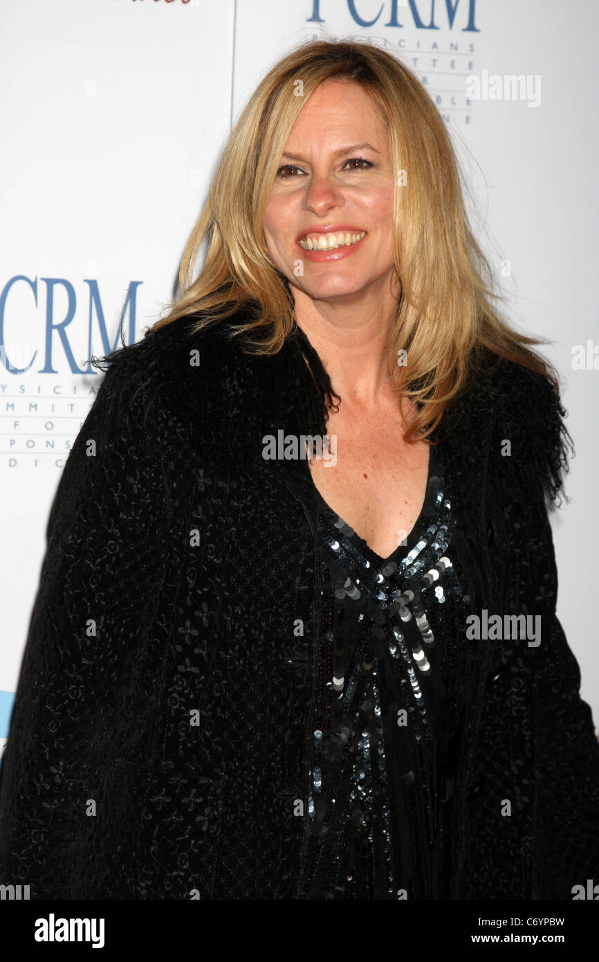 Vonda Shepherd at The Art of Compassion PCRM 25th Anniversary Gala held ...