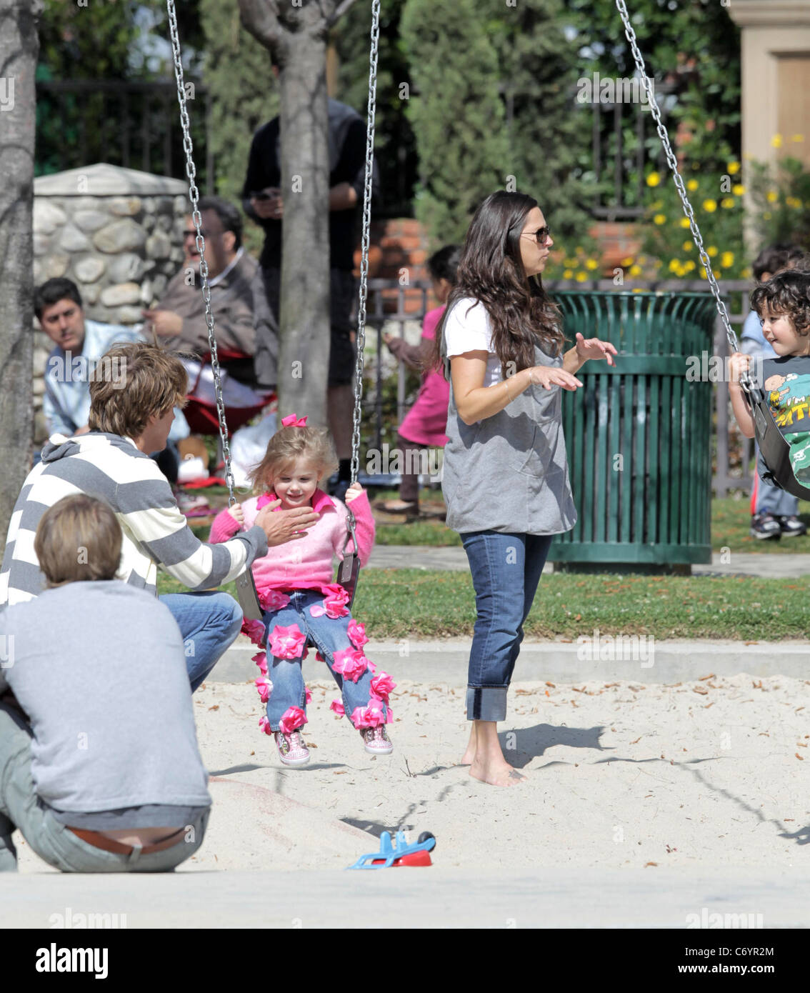 Larry birkhead playing with his daughter at park los angeles hi-res ...