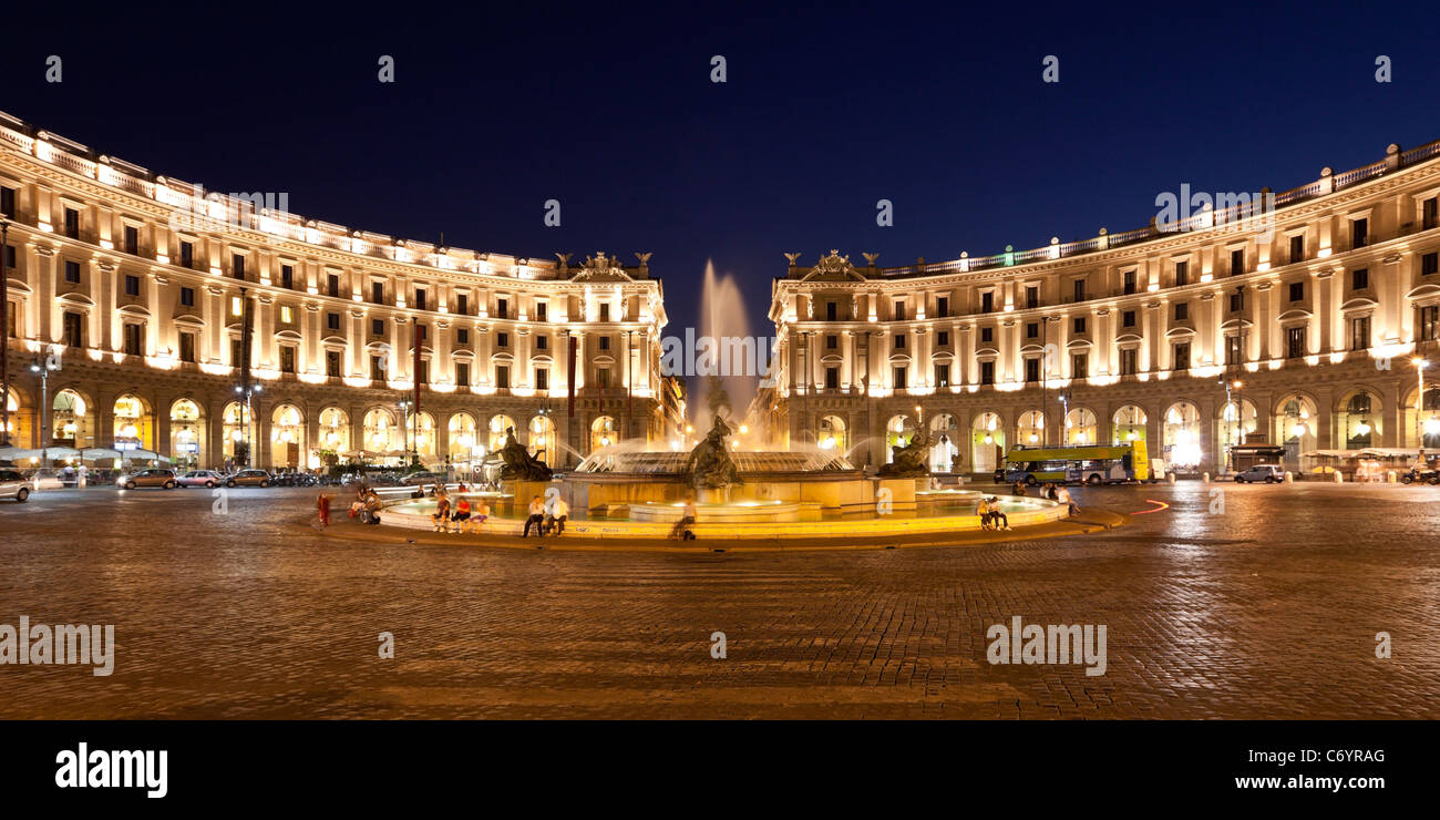 Republic Square in Rome at night. Italy Stock Photo - Alamy